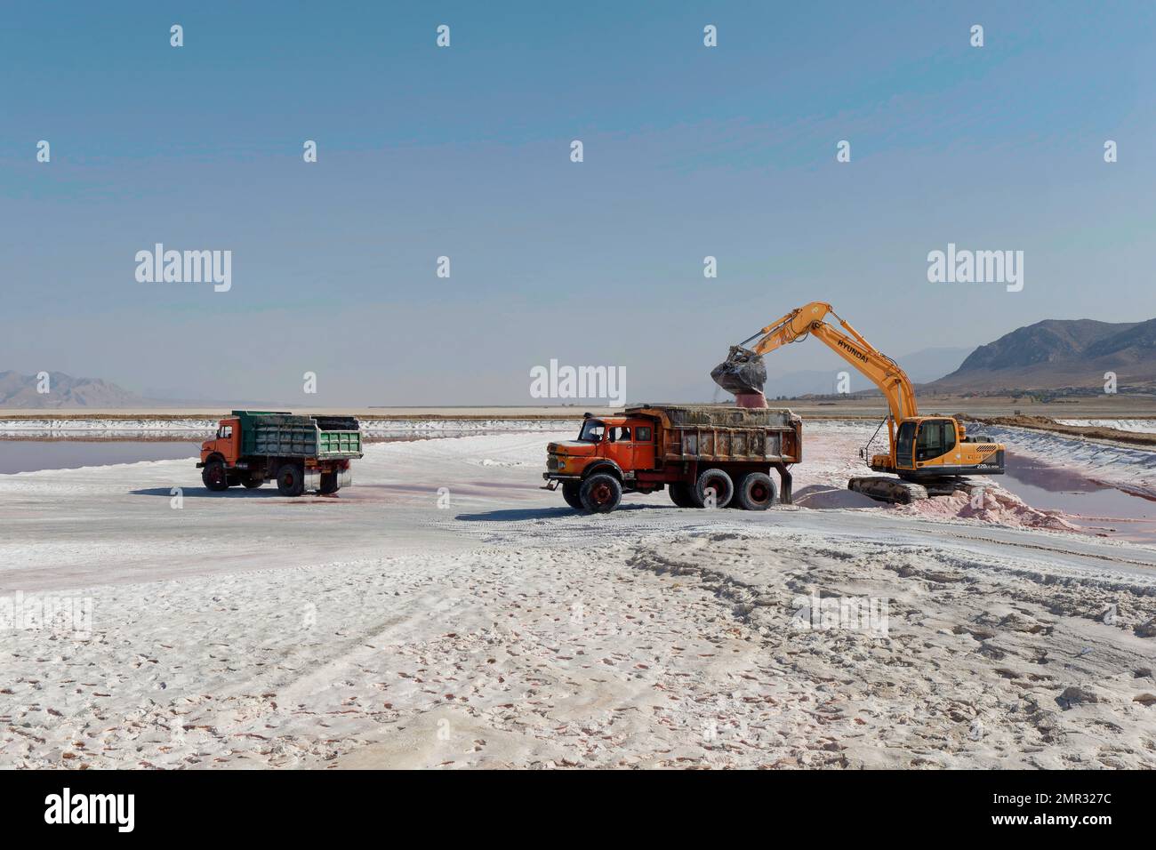 Maharlu lake hi-res stock photography and images - Alamy