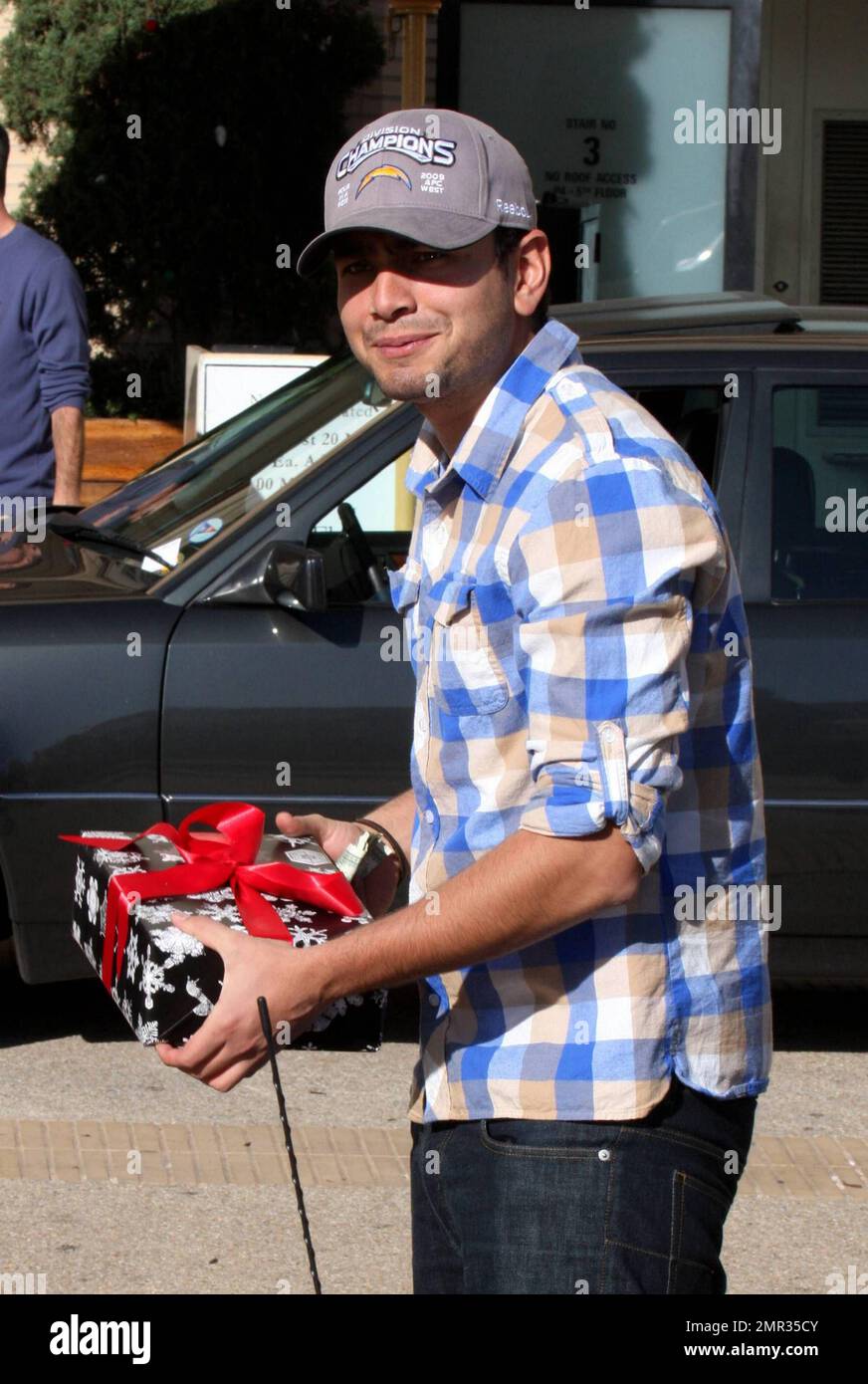 Actor and Producer Frankie Delgado finishes off some last minute ...