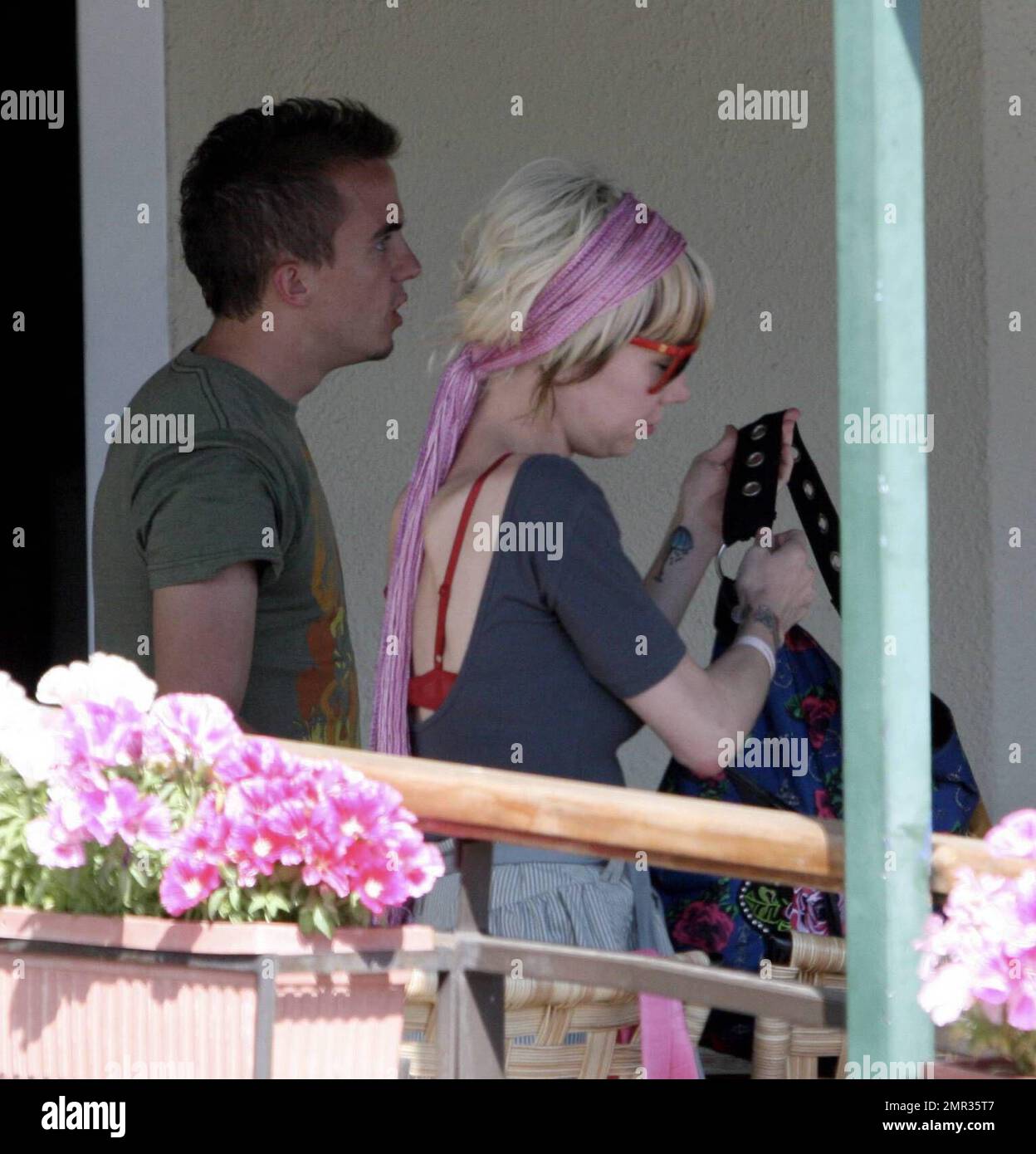 Exclusive!! Frankie Muniz and his fiancee Jamie Gandy enjoy a romantic ...