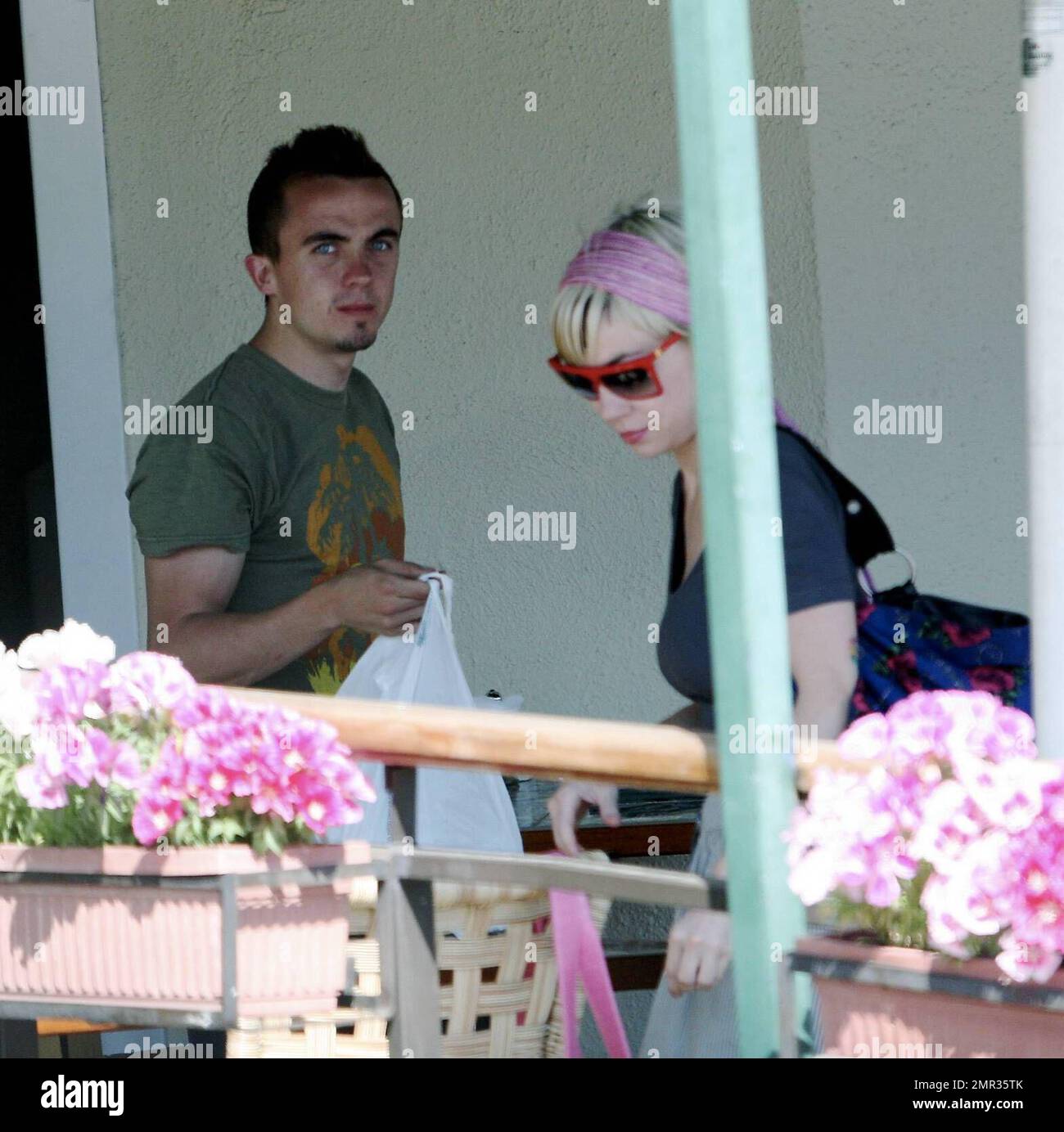 Exclusive!! Frankie Muniz and his fiancee Jamie Gandy enjoy a romantic ...