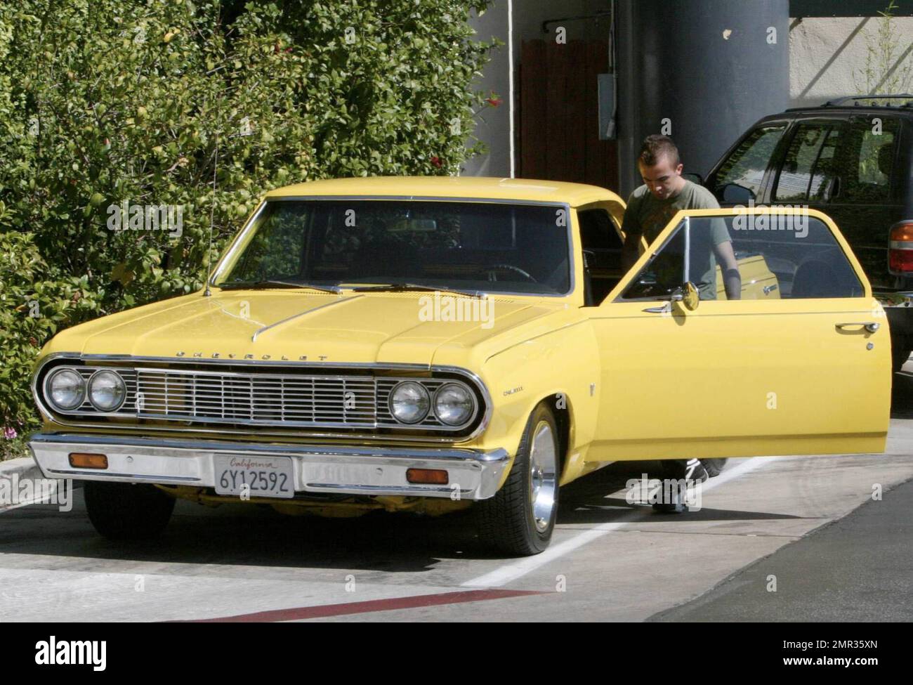 Exclusive!! Frankie Muniz and his fiancee Jamie Gandy enjoy a romantic ...