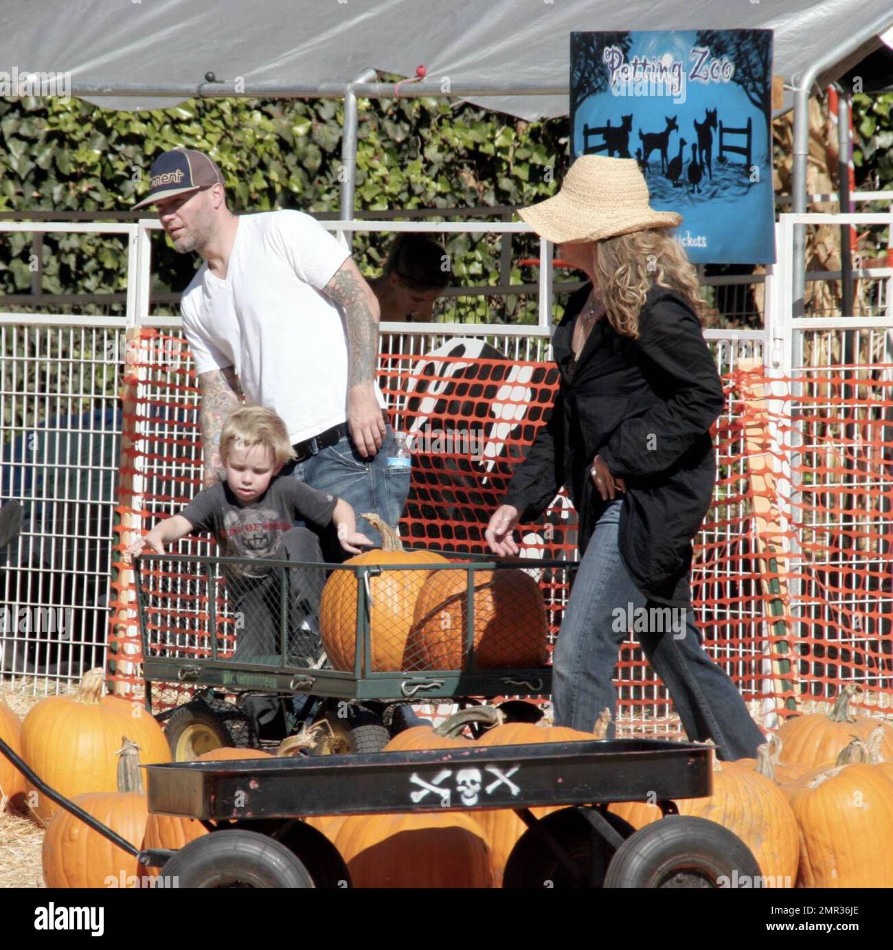 Rocker Fred Durst takes his son Dallas to the Pumpkin Patch in West ...