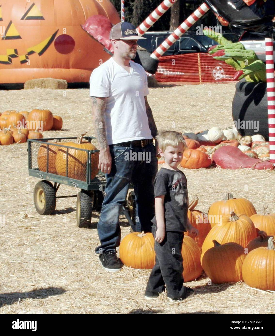 Rocker Fred Durst takes his son Dallas to the Pumpkin Patch in West ...