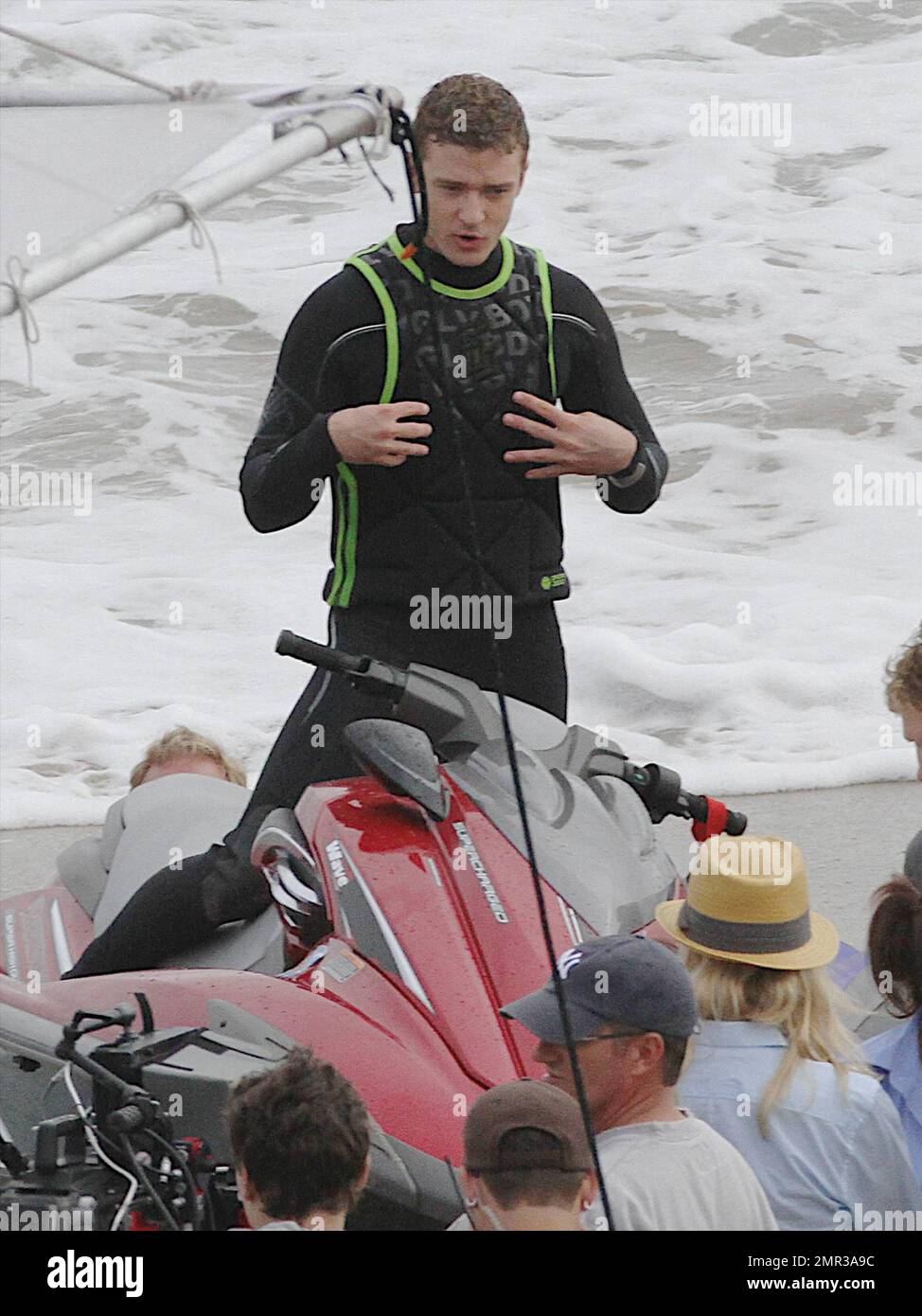 Justin Timberlake and Mila Kunis film scenes and take small breaks in ...