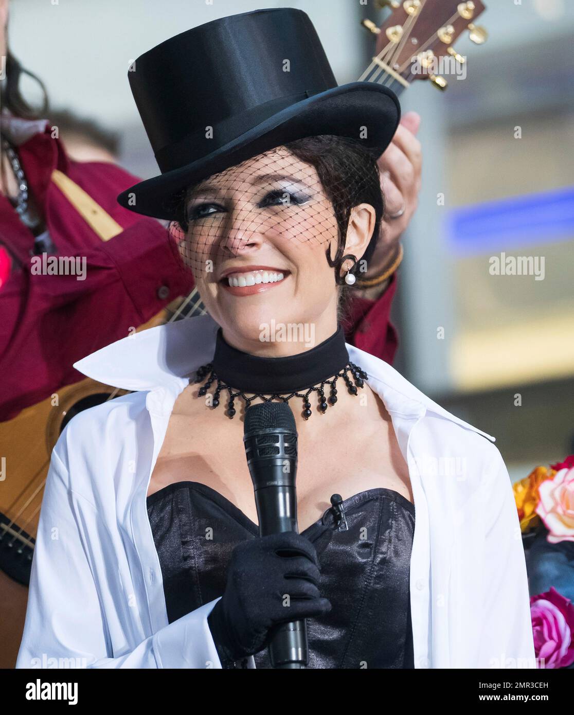 Megyn Kelly dresses as Shania Twain during NBC's "Today" show Halloween ...
