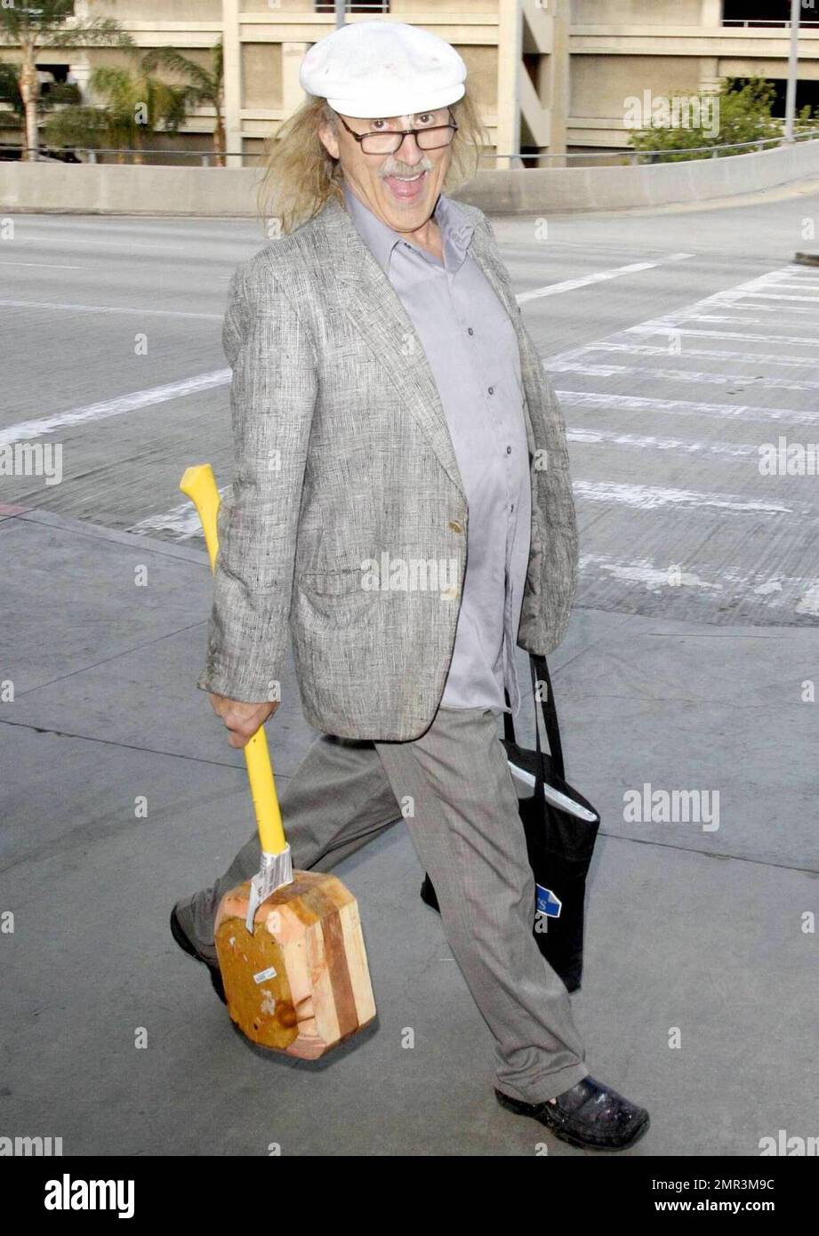 Comedian Gallagher runs late to catch his flight out, but still takes ...