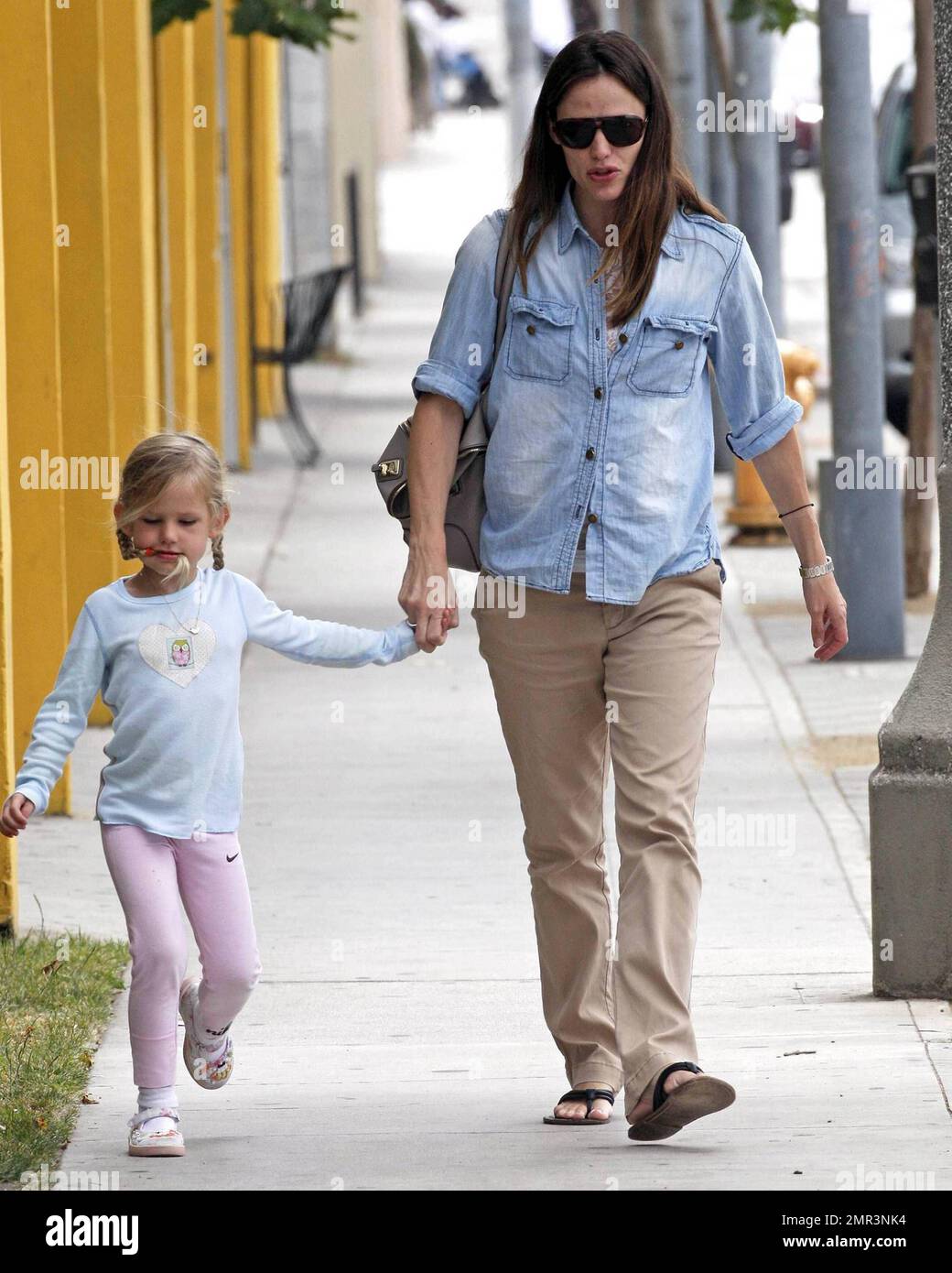 Jennifer Garner and daughter Violet spend some quality time together in ...