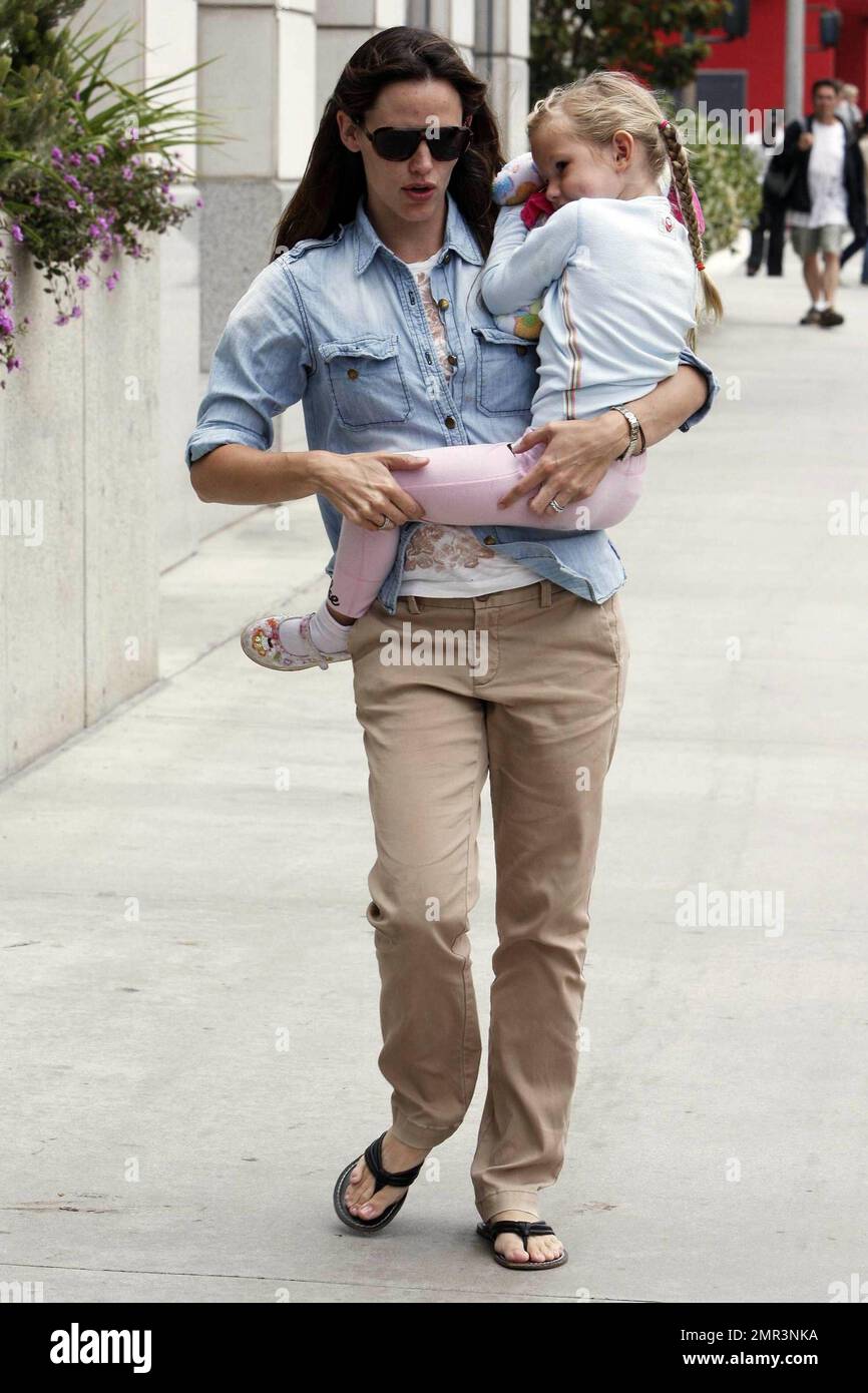 Jennifer Garner and daughter Violet spend some quality time together in ...