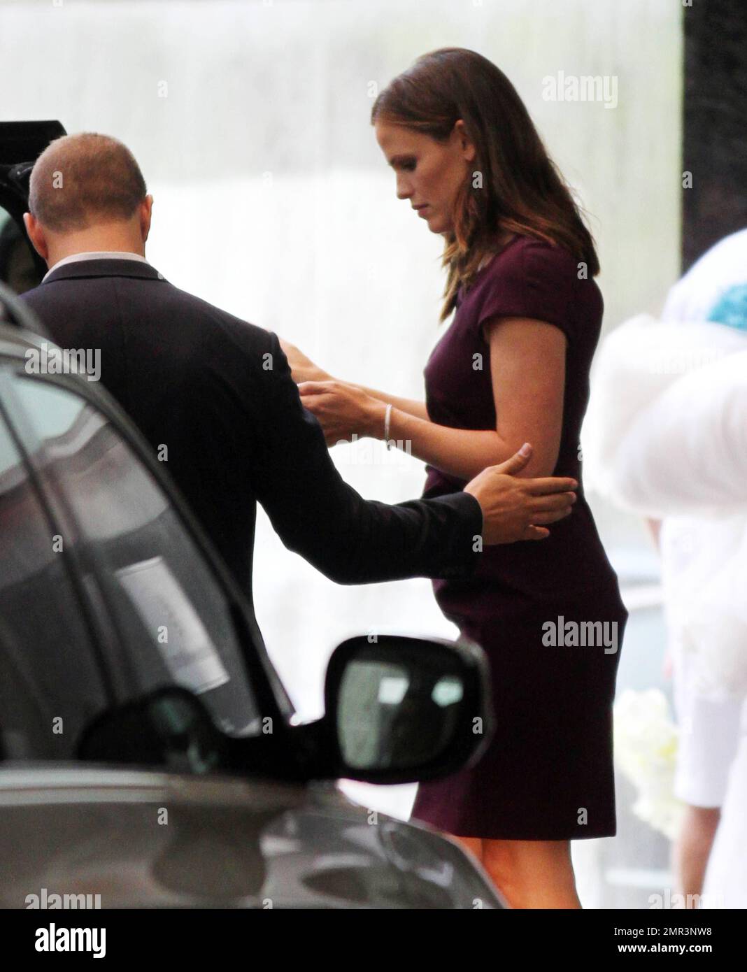 EXCLUSIVE!! Jennifer Garner wears a pretty plum colored dress during a ...