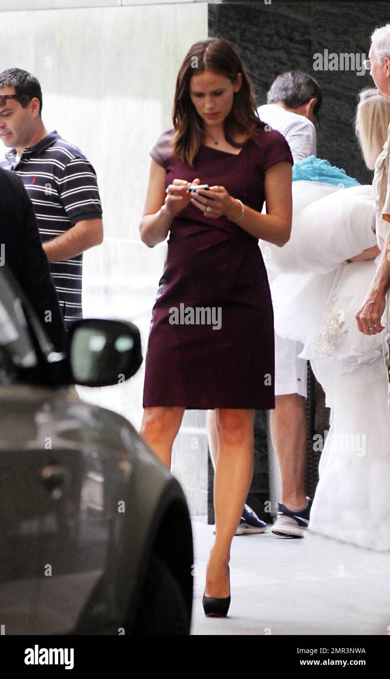 EXCLUSIVE!! Jennifer Garner wears a pretty plum colored dress during a ...