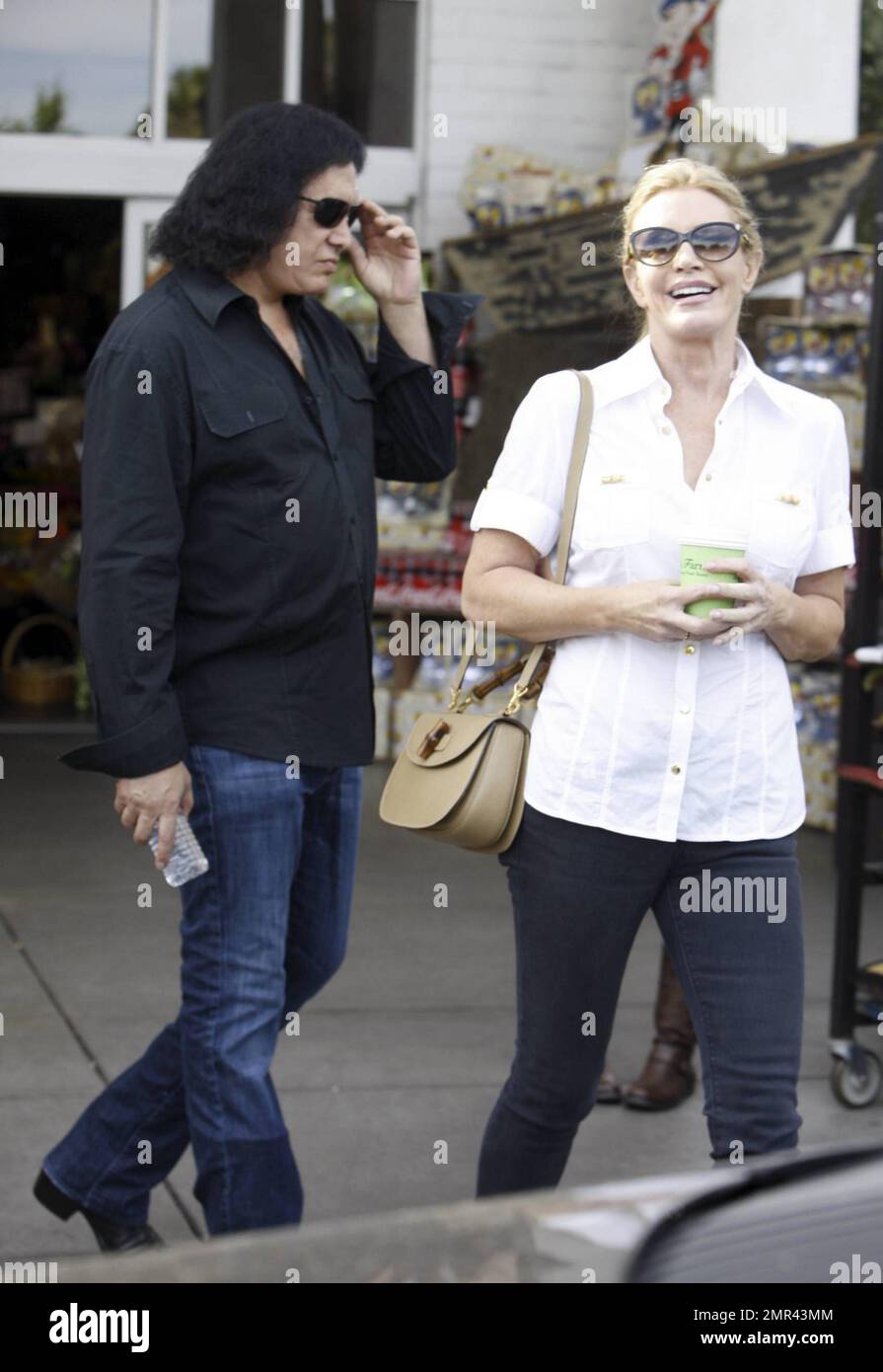 Rocker Gene Simmons sports a black eye as he leaves a local market with ...