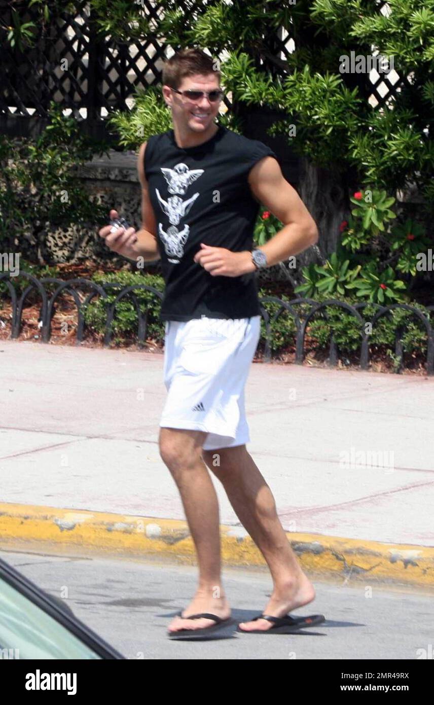 Exclusive!! Steven Gerrard, Alex Curran and friends pose for photos ...