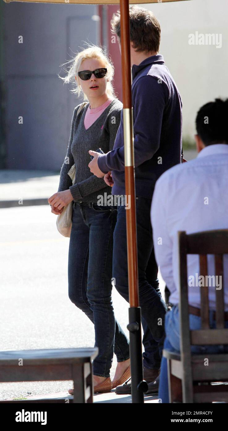 Gillian Jacobs Boyfriend Image Of Gillian Jacobs At Arrivals For LIFE