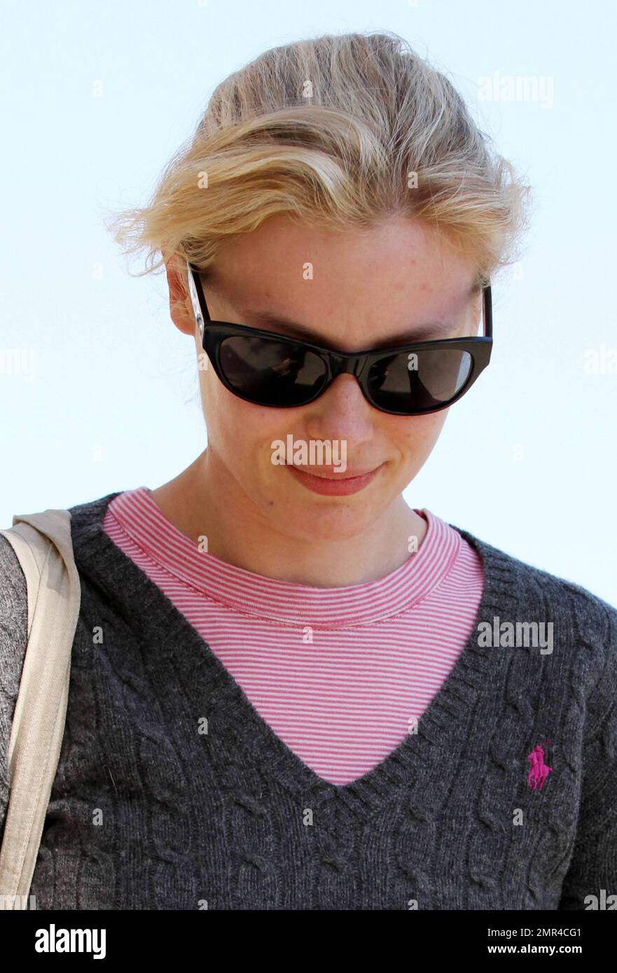 EXCLUSIVE!! Actress Gillian Jacobs looks very happy as she leaves the ...