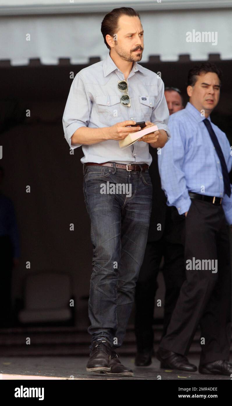 EXCLUSIVE!! Actor Giovanni Ribisi looks trim in a blue shirt and jeans ...