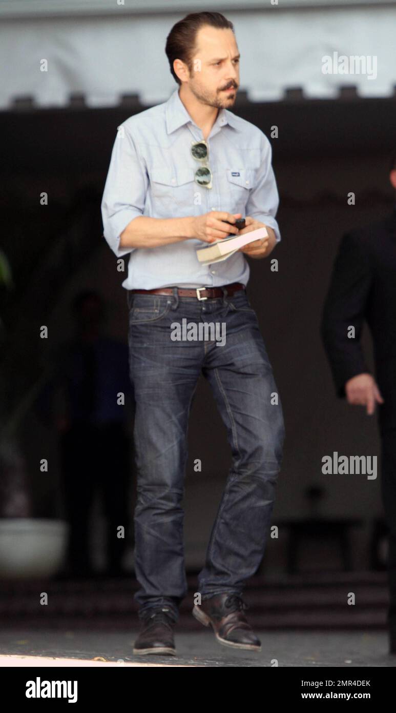 EXCLUSIVE!! Actor Giovanni Ribisi looks trim in a blue shirt and jeans ...