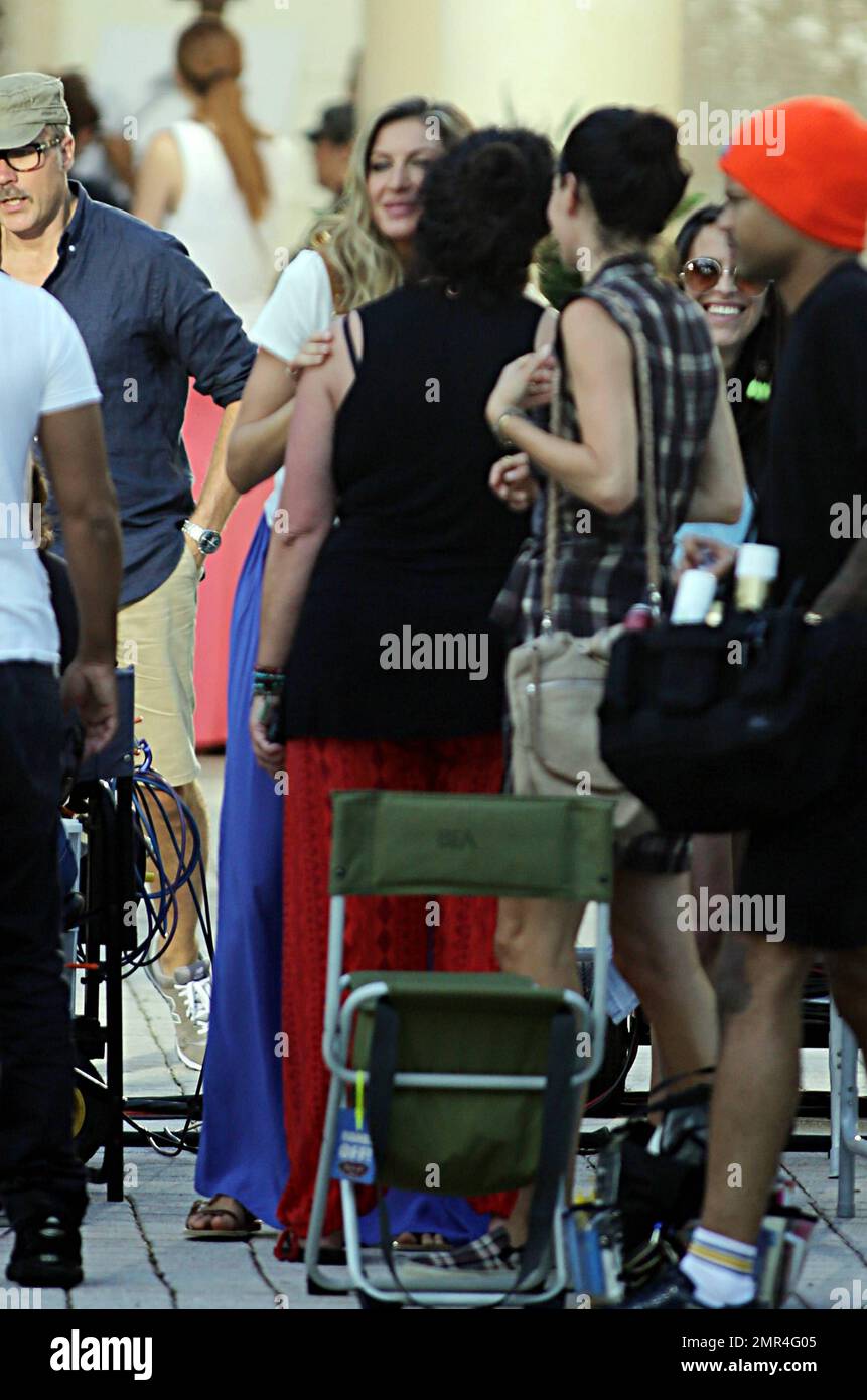 EXCLUSIVE!! The world's highest paid fashion model Gisele Bundchen ...