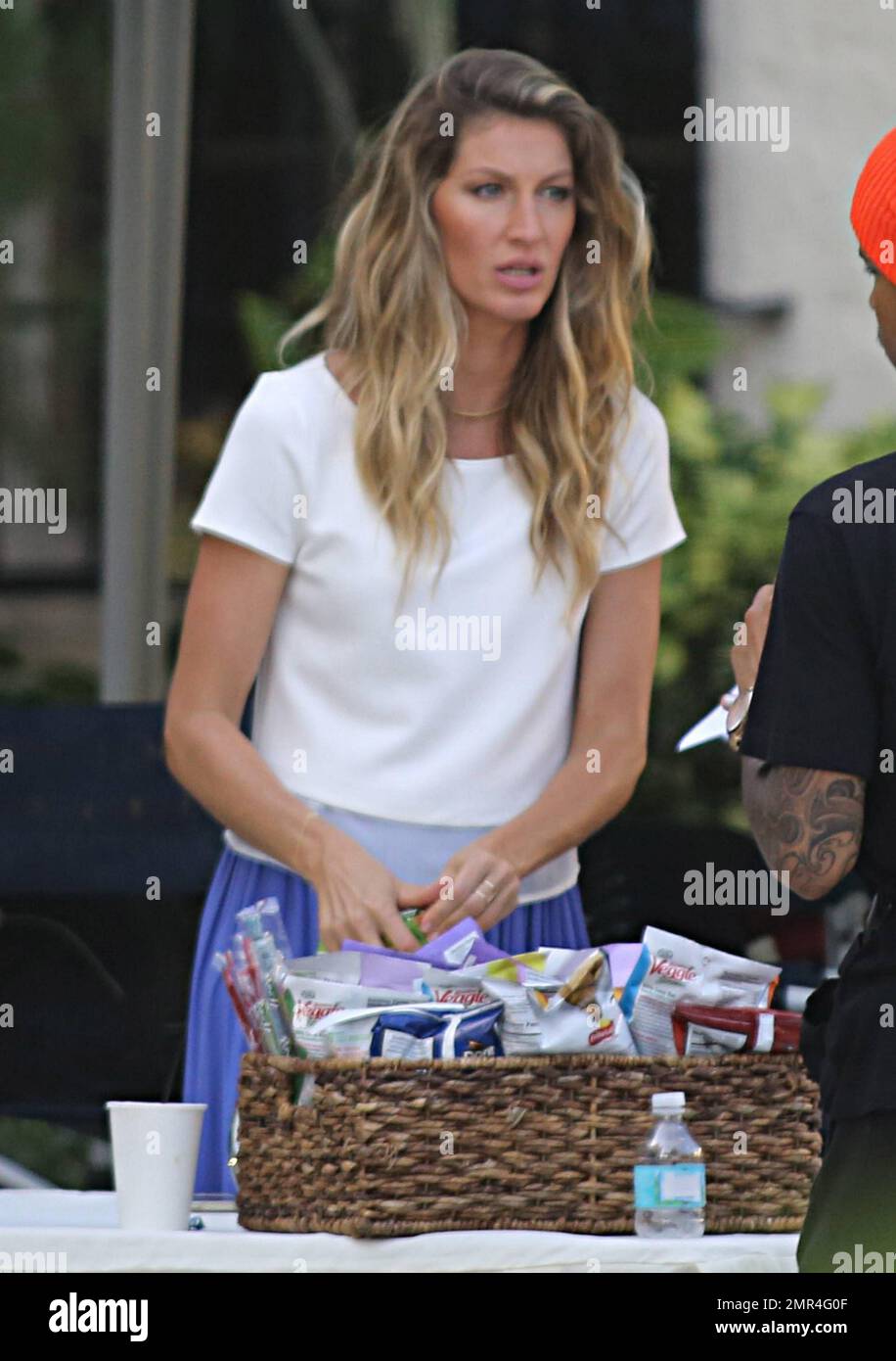 Supermodel eating hi-res stock photography and images - Alamy