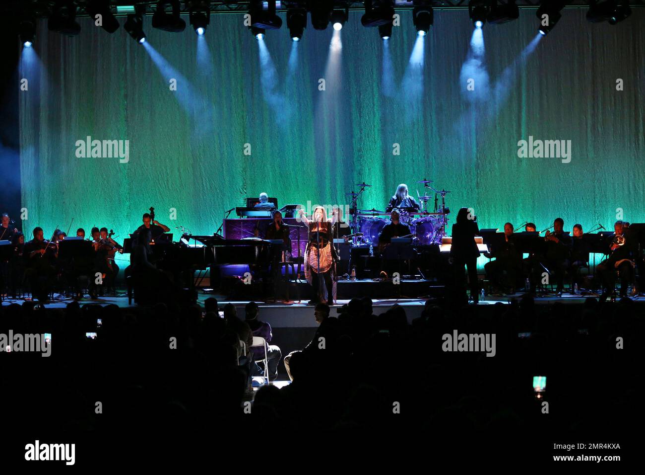 Amy Lee, Tim McCord, Will Hunt, Troy McLawhorn and Jen Majura with ...