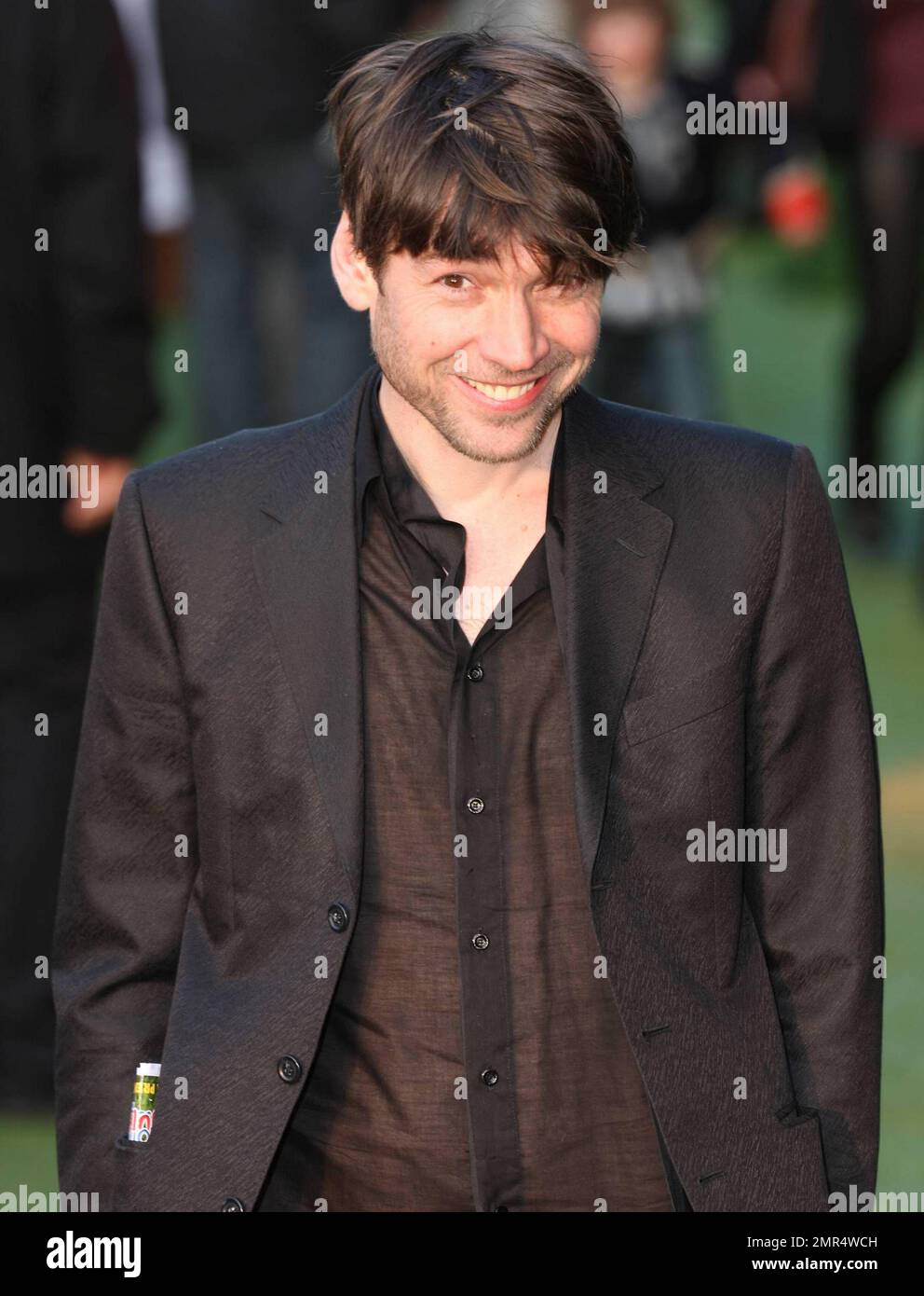 Alex James walks the green carpet at the UK premiere of "Gnomeo ...