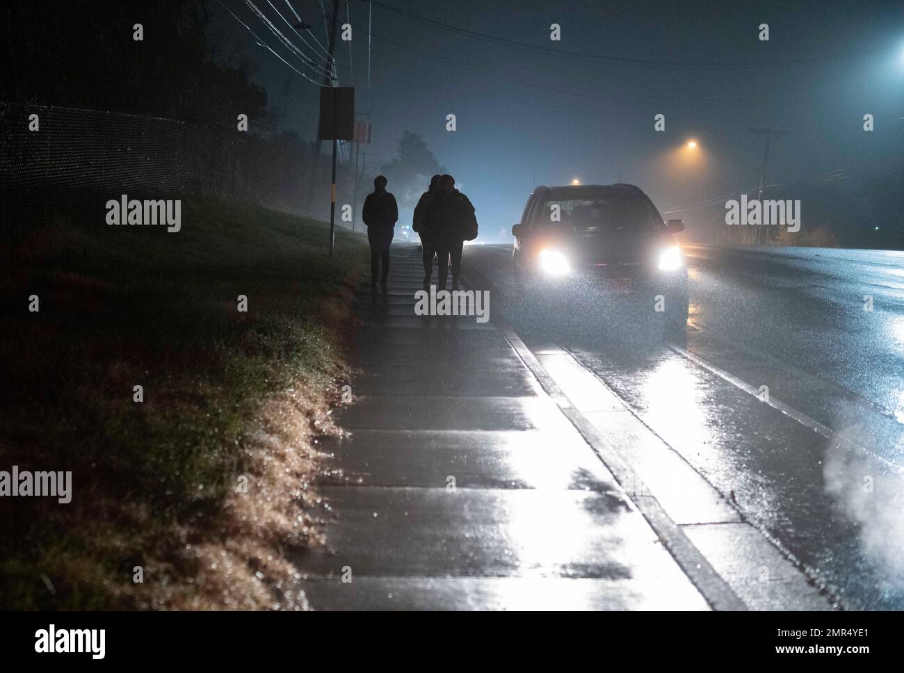 Wet people in pit hi-res stock photography and images - Alamy
