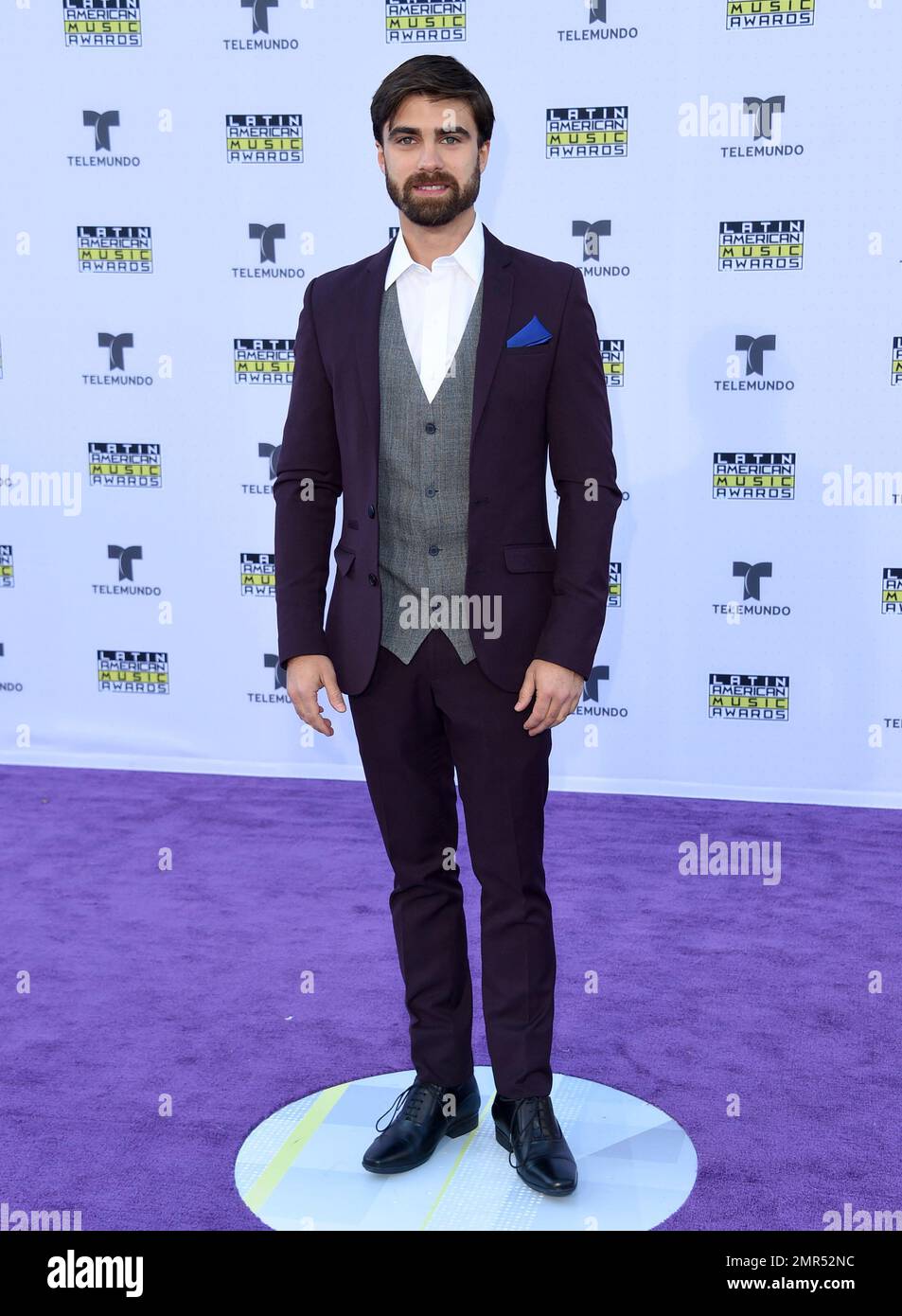 Santiago Ramundo arrives at the Latin American Music Awards at the ...