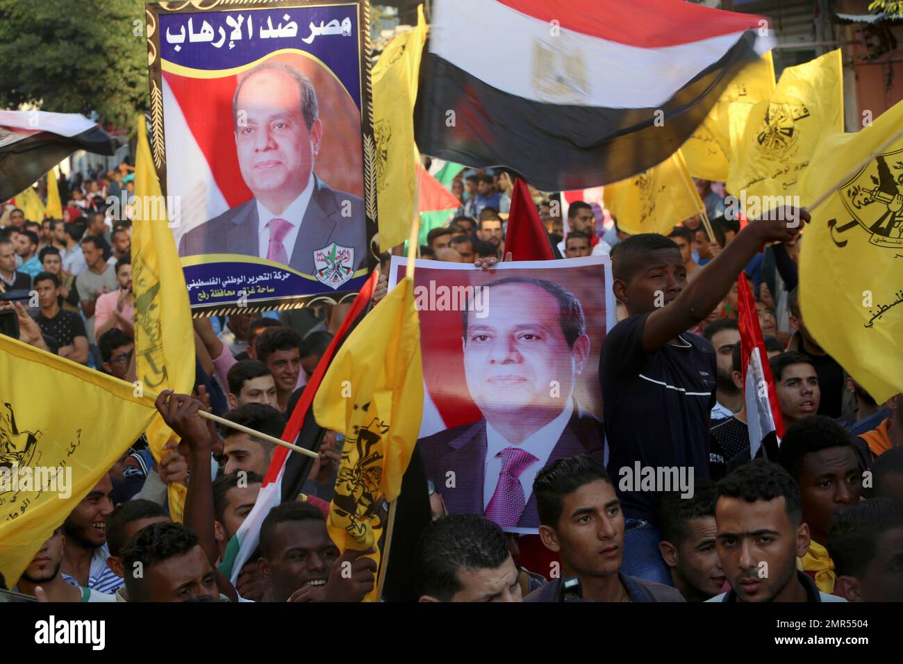 Supporters of Mohammed Dahlan, the former exiled Gaza intelligence ...