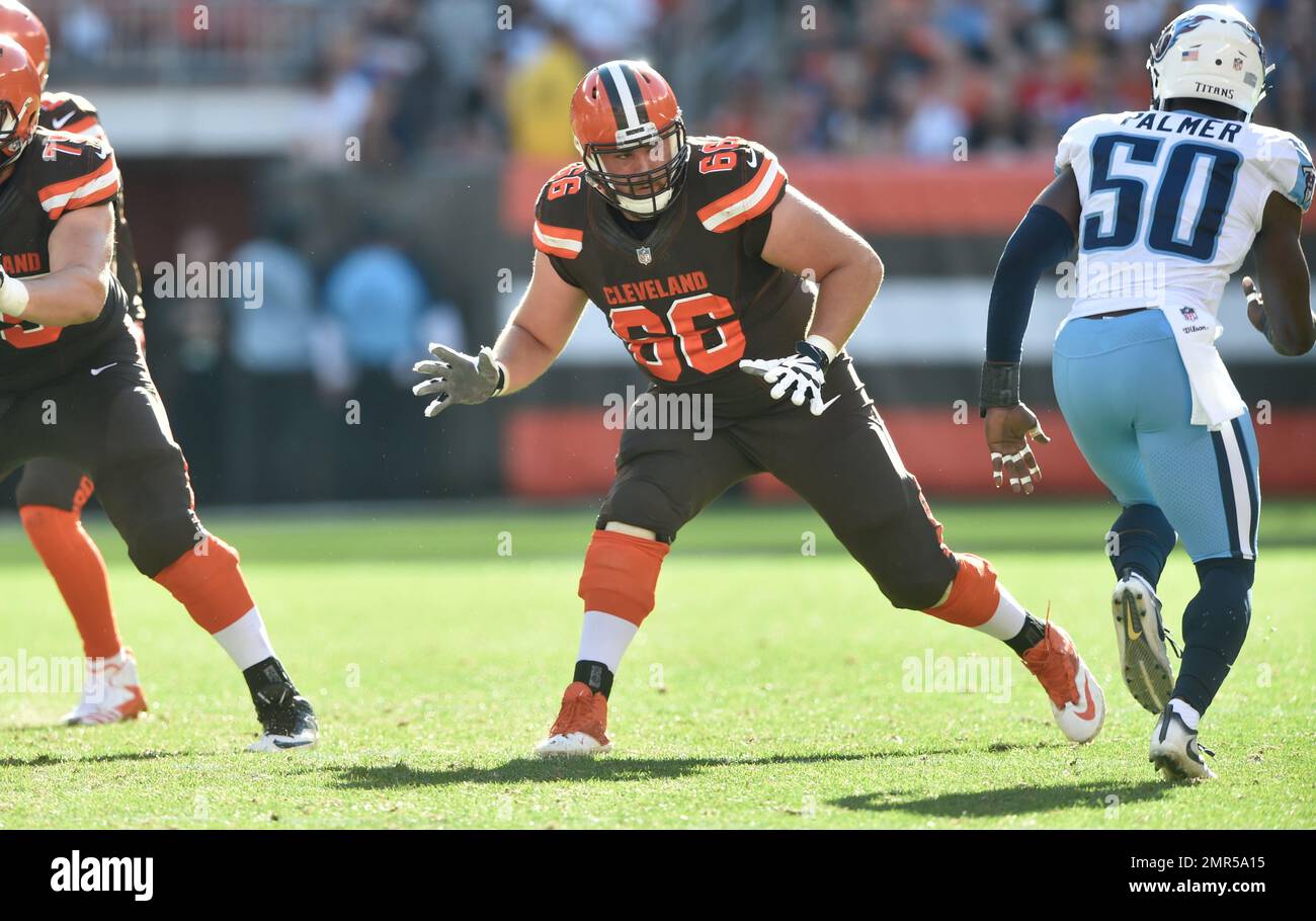 Cleveland Browns offensive guard Spencer Drango (66) blocks during an ...