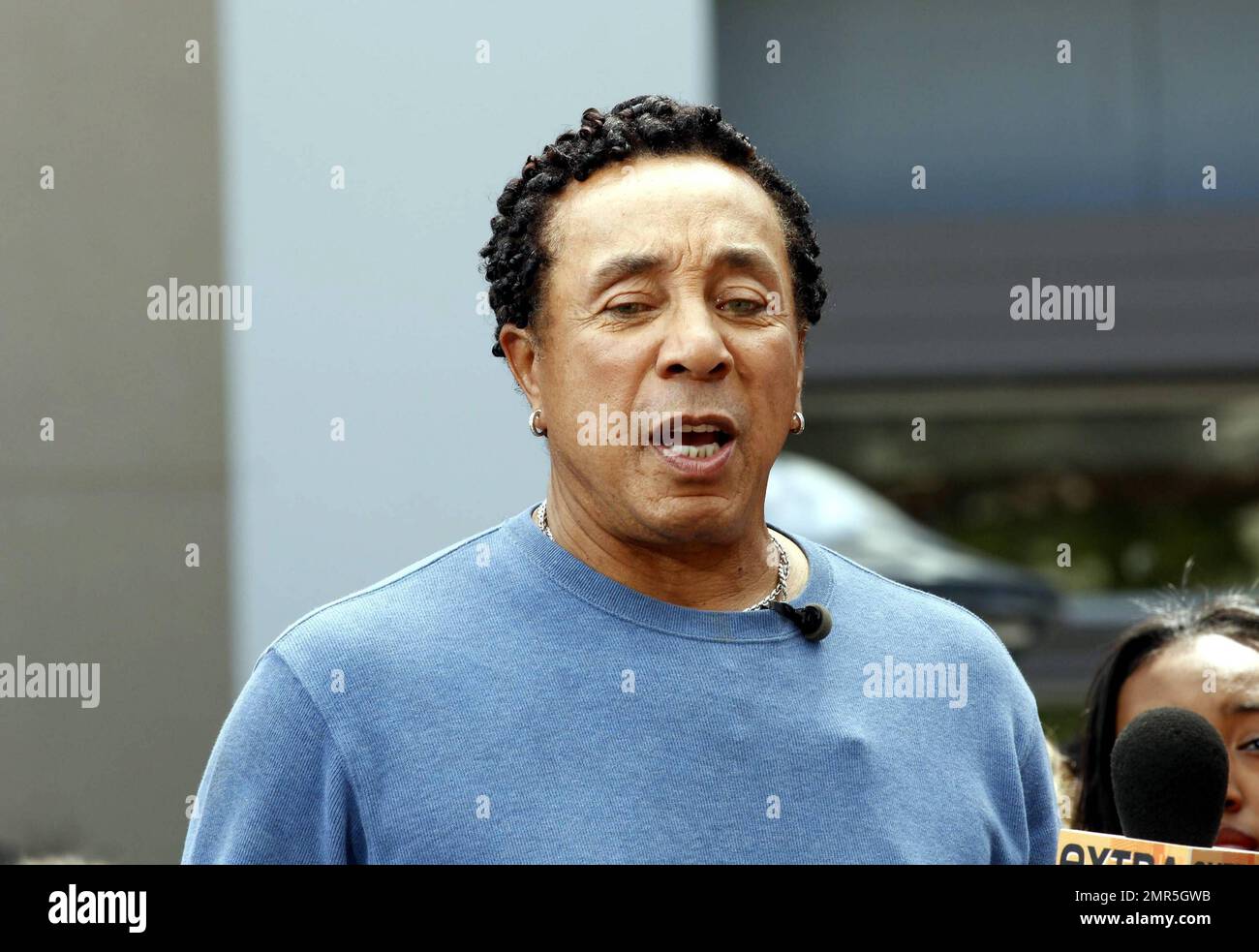 Legendary singer Smokey Robinson makes an appearance at The Grove ...