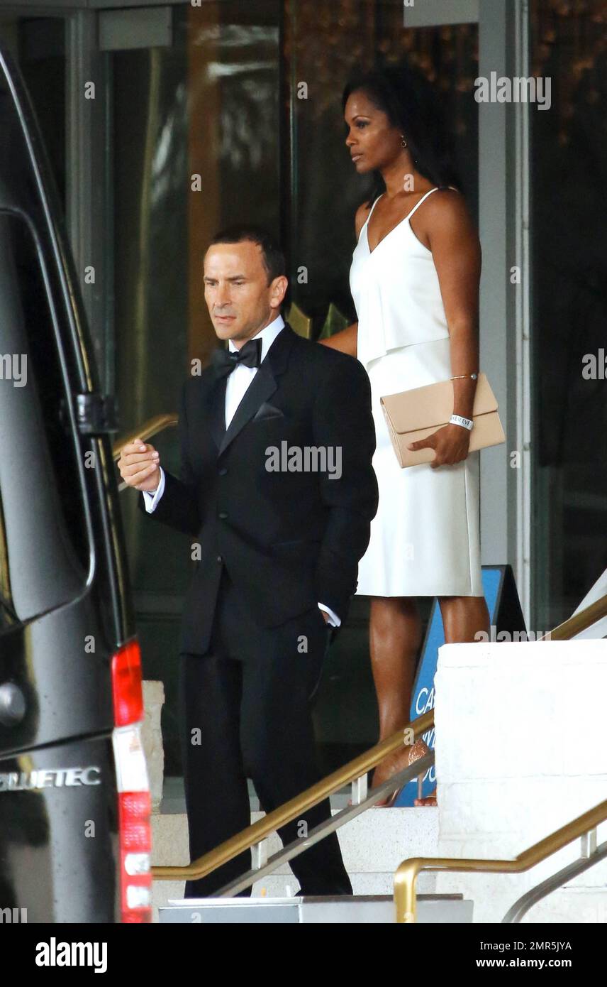 Guests leave their Miami Beach hotel to head for Dwyane Wade and ...