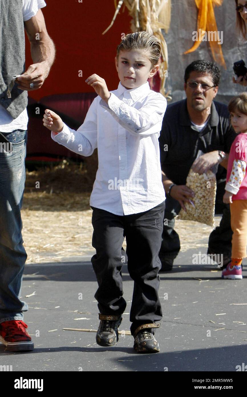 Gwen Stefani and rocker husband Gavin Rossdale get in to the Halloween ...