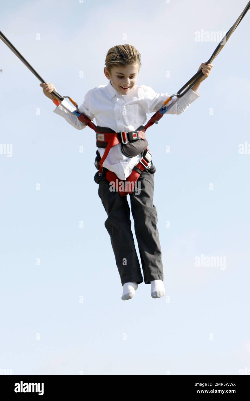 Gwen Stefani and rocker husband Gavin Rossdale get in to the Halloween ...