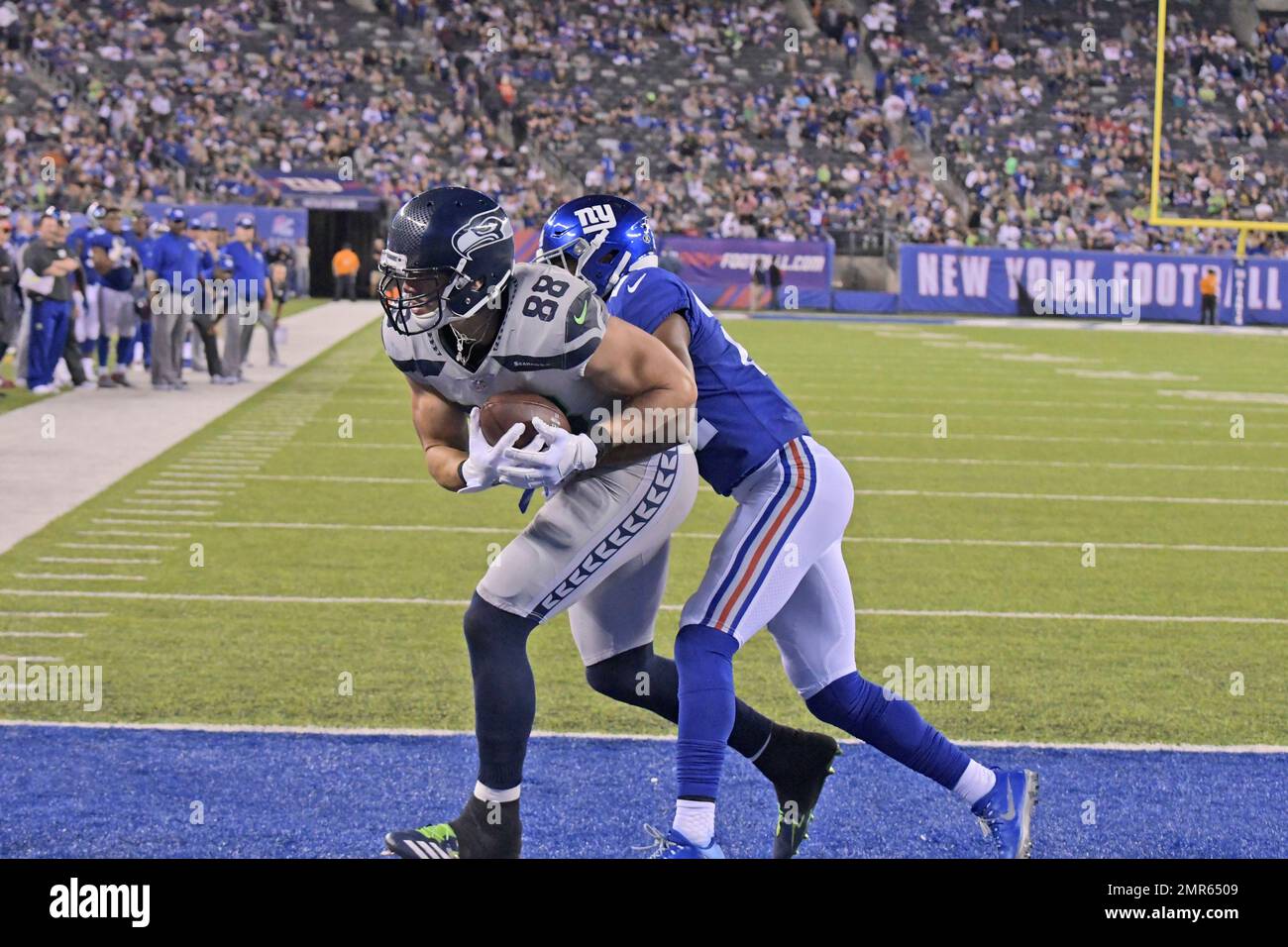 Seattle Seahawks' Jimmy Graham (88) scores a touchdown in front of New ...