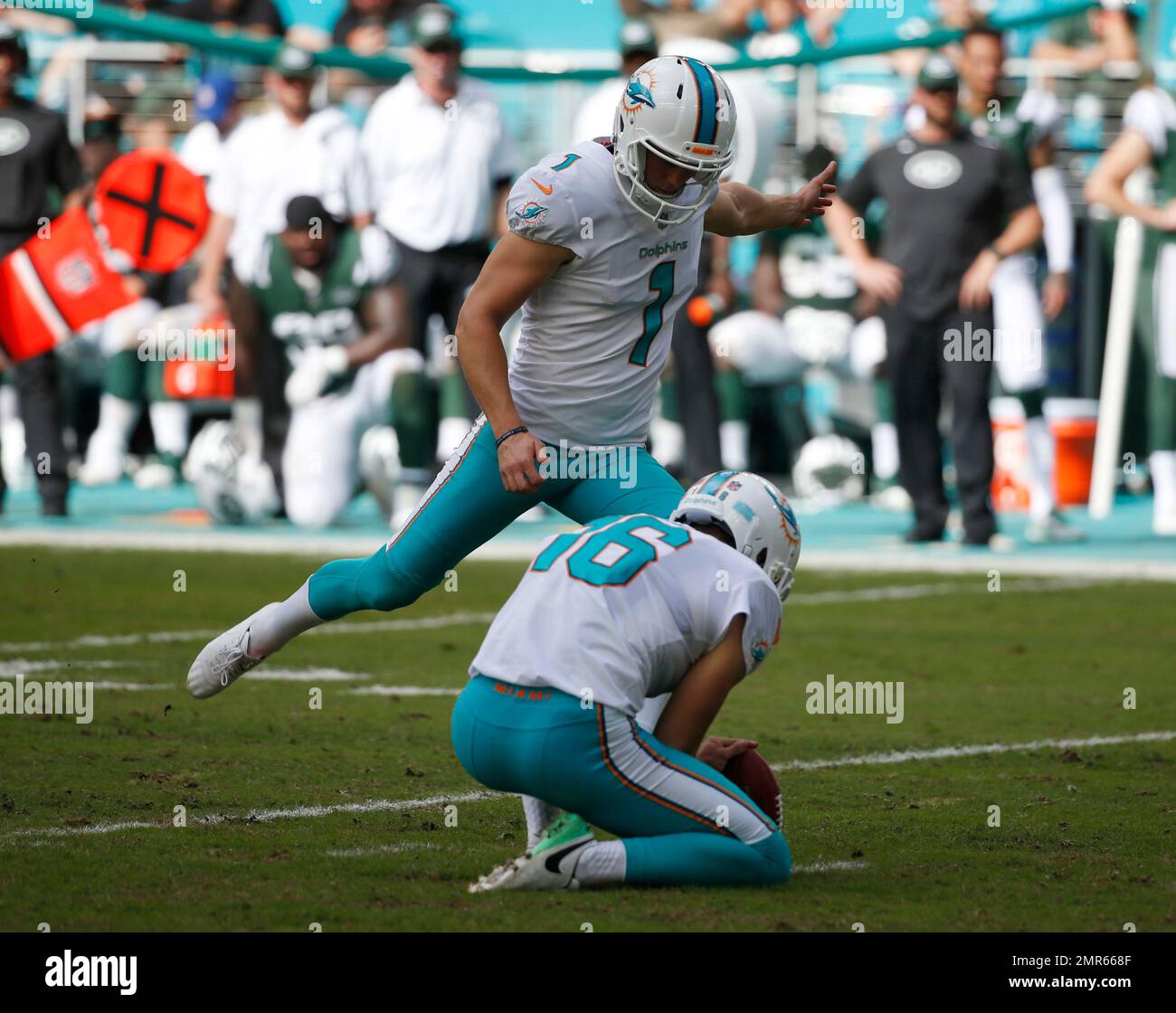 Miami Dolphins kicker Cody Parkey (1) kicks the game winning field goal ...