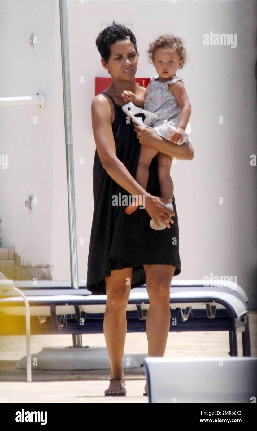 Halle Berry, daughter Nahla and Gabriel Aubry spend the afternoon by ...