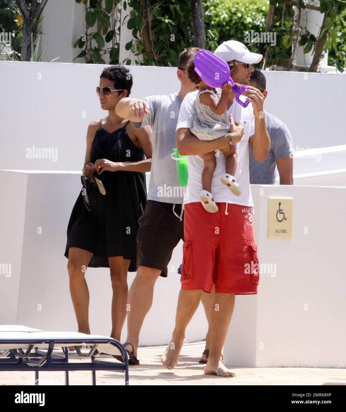Halle Berry, daughter Nahla and Gabriel Aubry spend the afternoon by ...