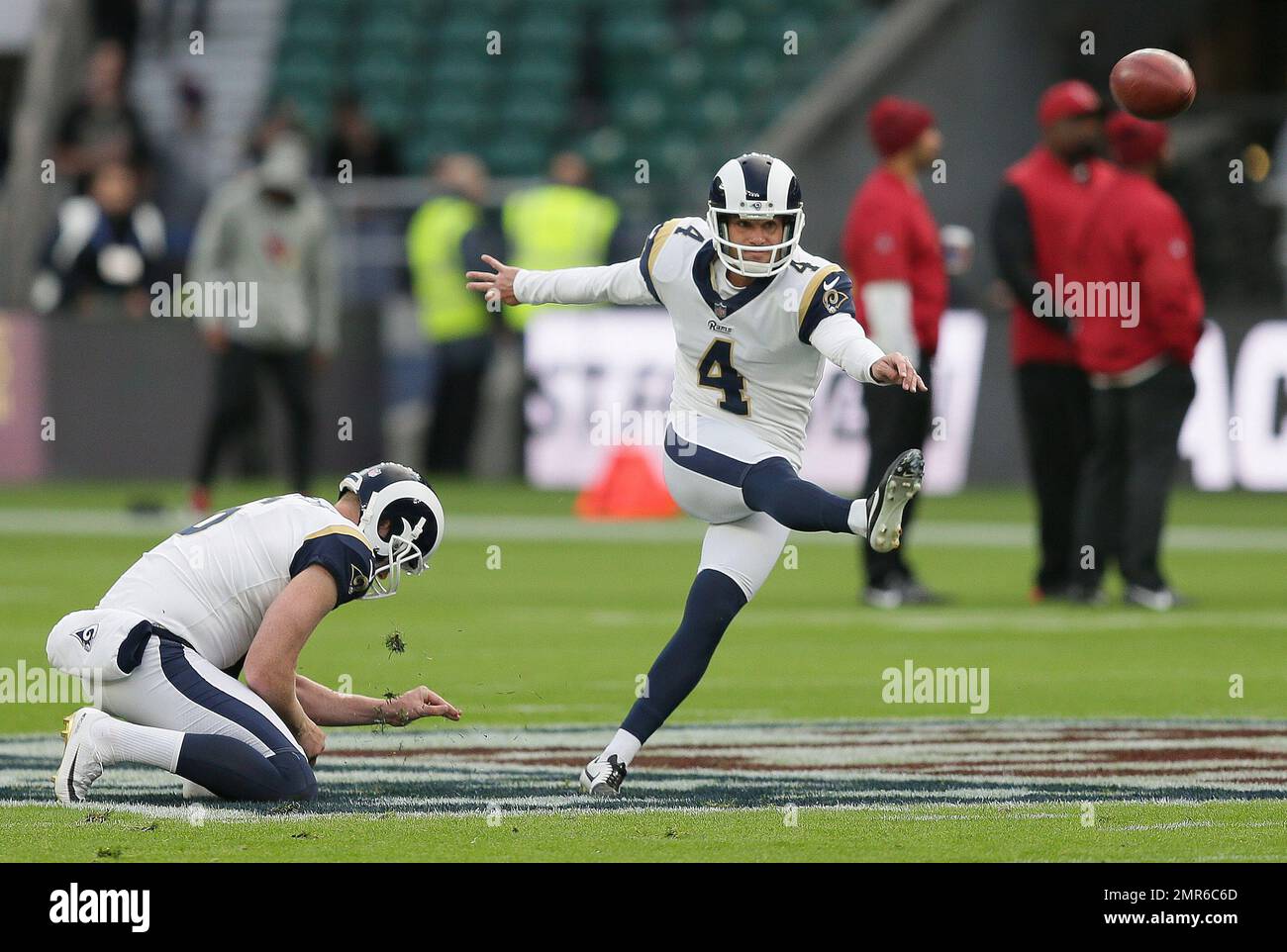 Los Angeles Rams kicker Greg Zuerlein (4) warms up before an NFL ...