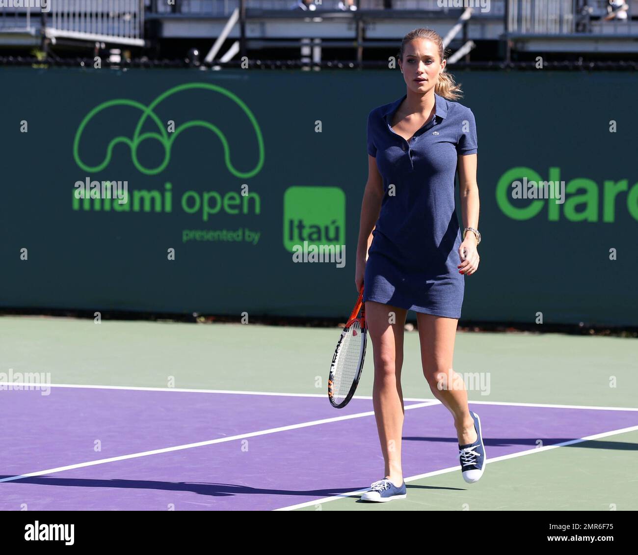 Sports Illustrated model Hannah Davis makes an appearance at the Miami ...