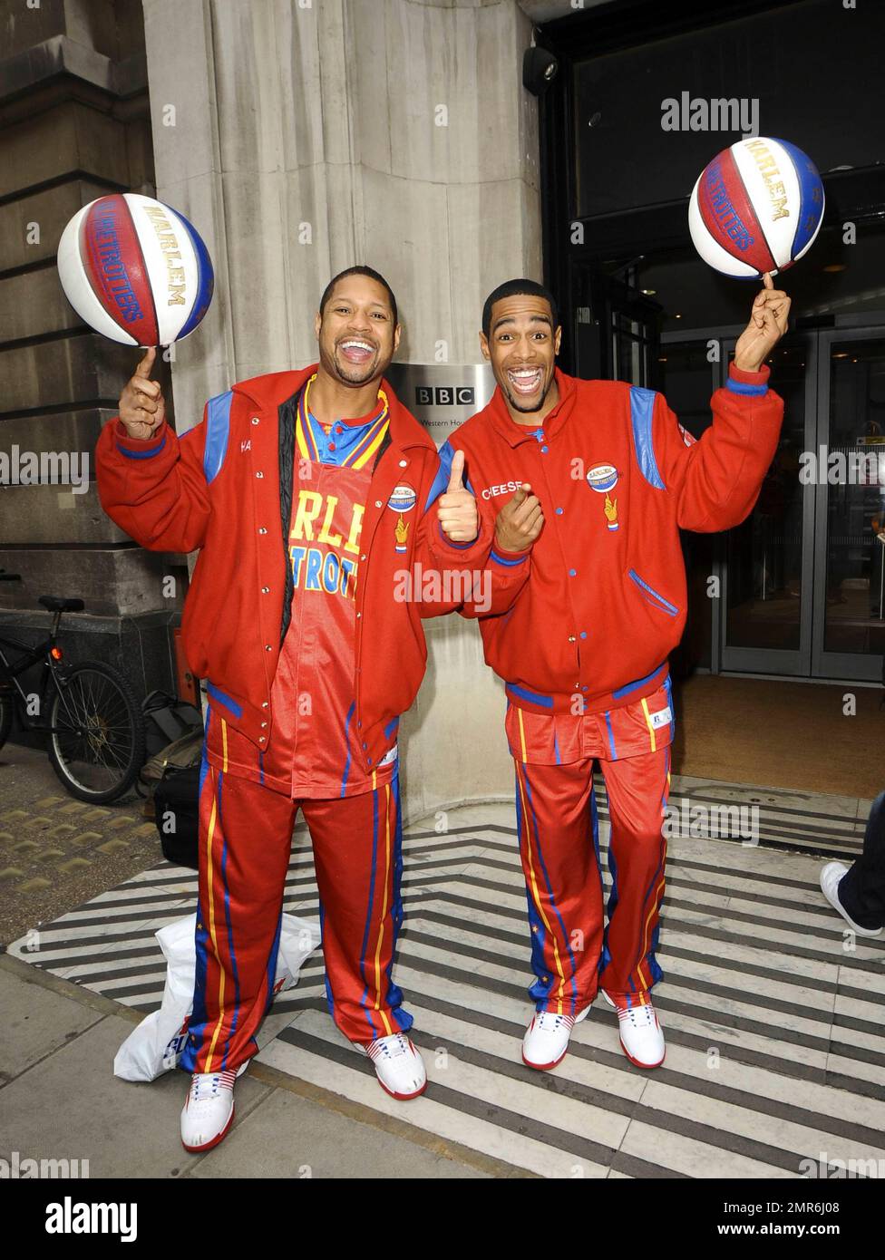 World famous harlem globetrotters hi-res stock photography and images ...