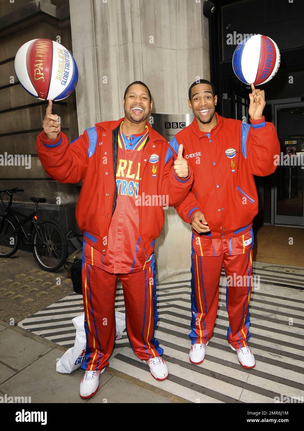 World famous harlem globetrotters hi-res stock photography and images ...