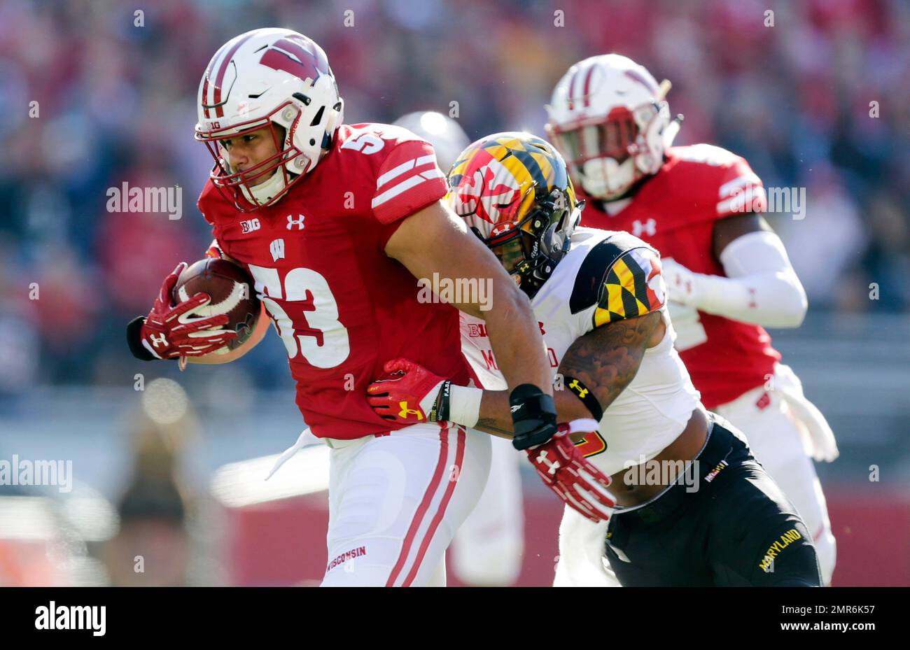 Wisconsin linebacker T.J. Edwards returns an interception for a ...