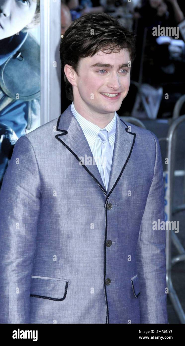 Daniel Radcliffe attends the premiere of "Harry Potter and the Half ...