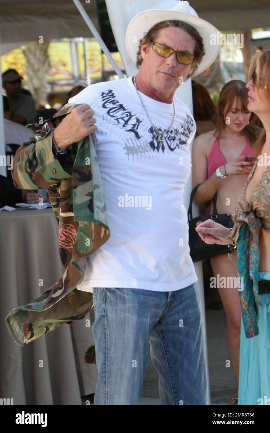 Exclusive!! David Hasselhoff was all smiles as he poses with new ...