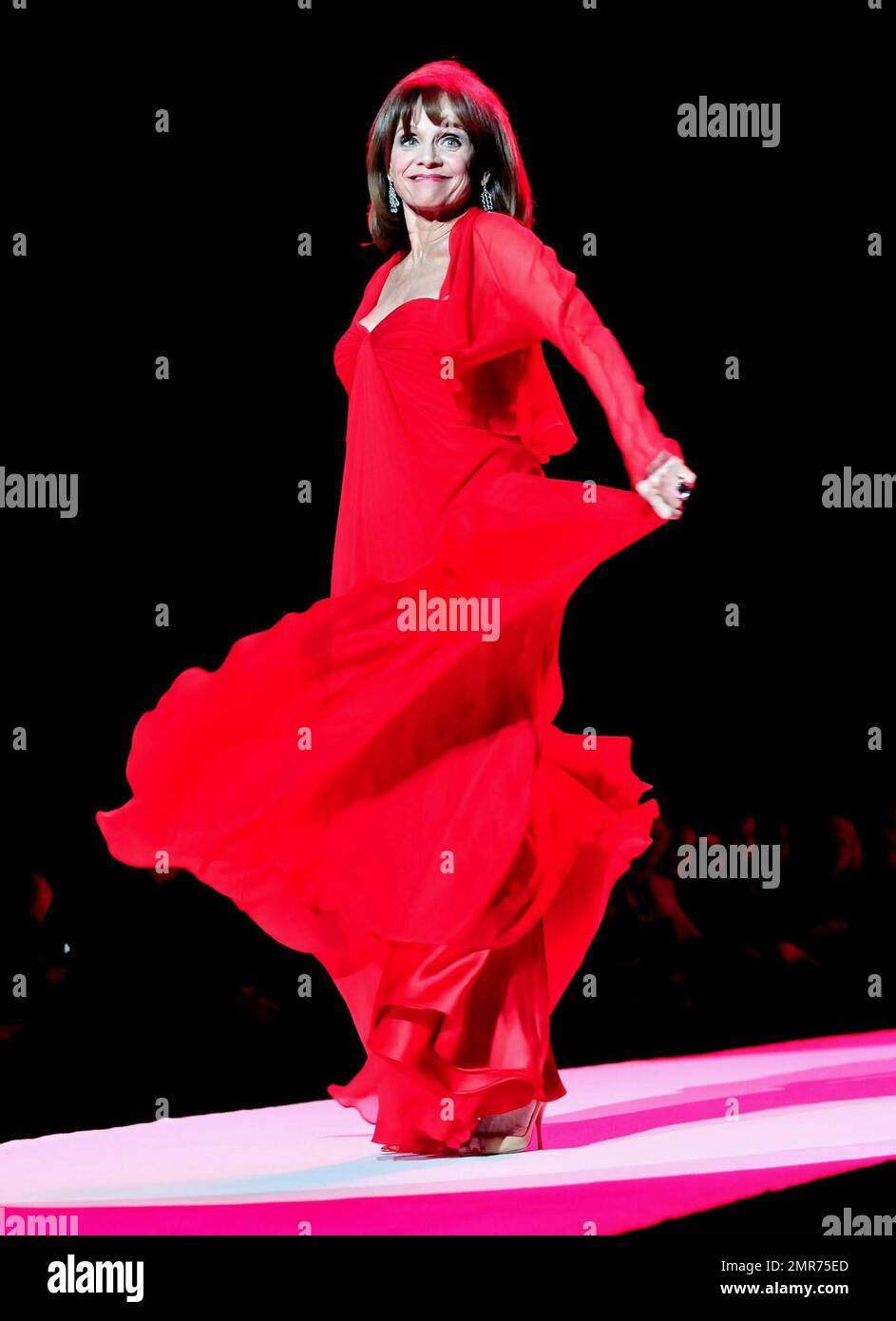 Valerie Harper models a red dress at the annual Heart Truth Fashion ...