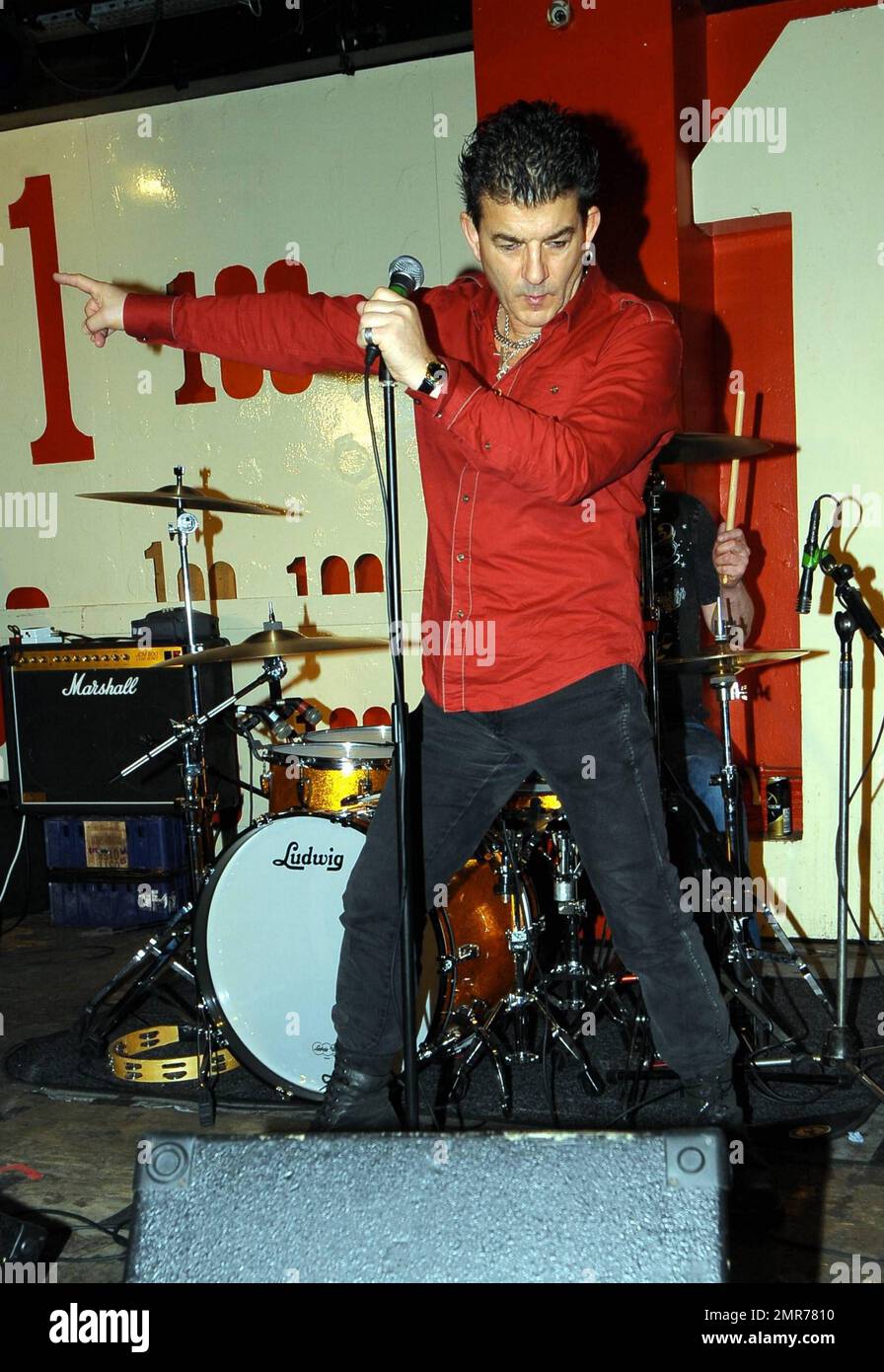 The Heavy Metal Kids and Garry Bushell's The Gonads hold a sound check ...