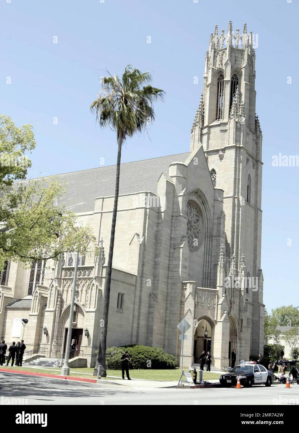Heidi Montag and Spencer Pratt leave the Westminister Presbyterian ...