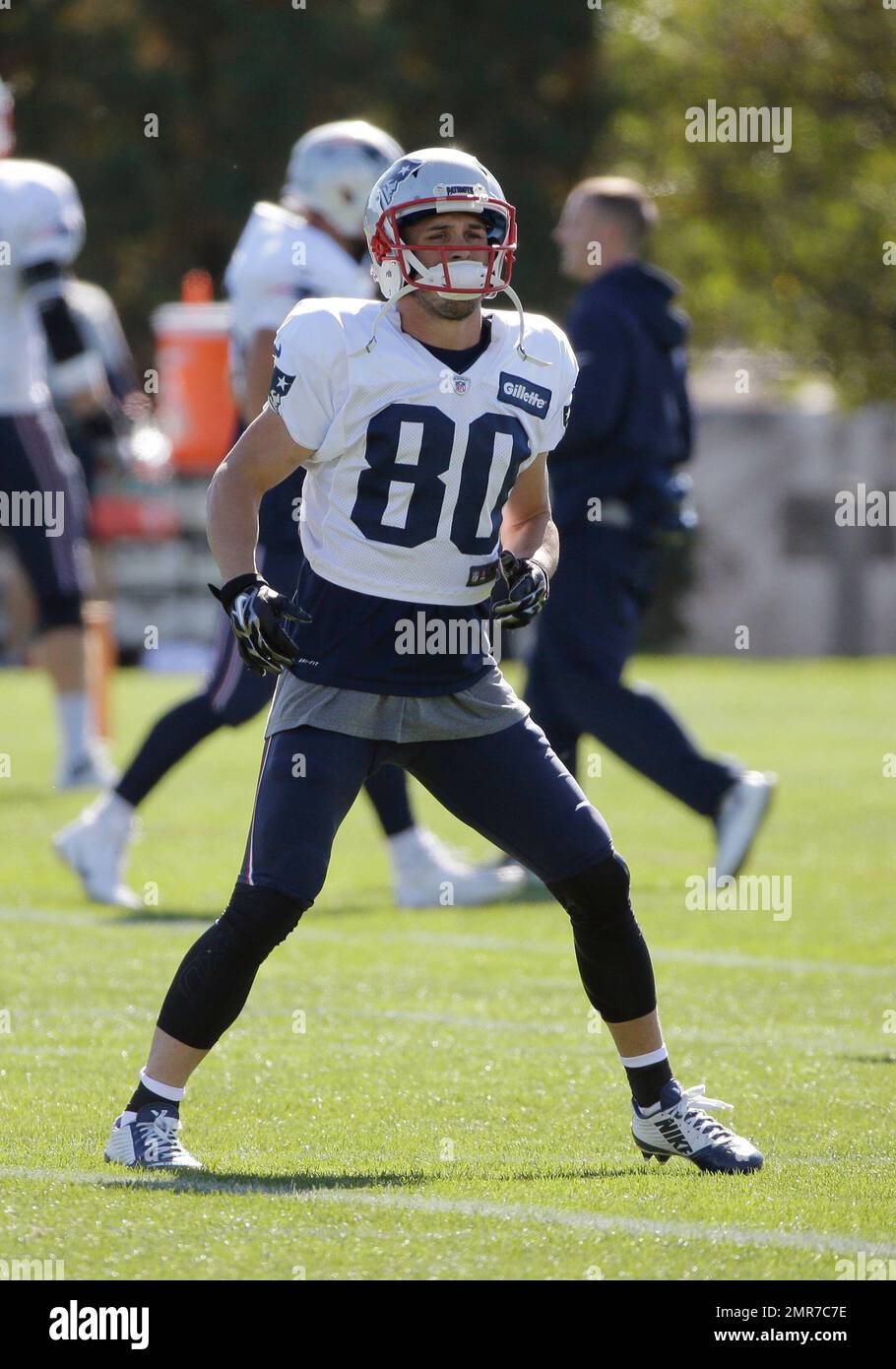 New England Patriots wide receiver Danny Amendola (80) warms up during ...