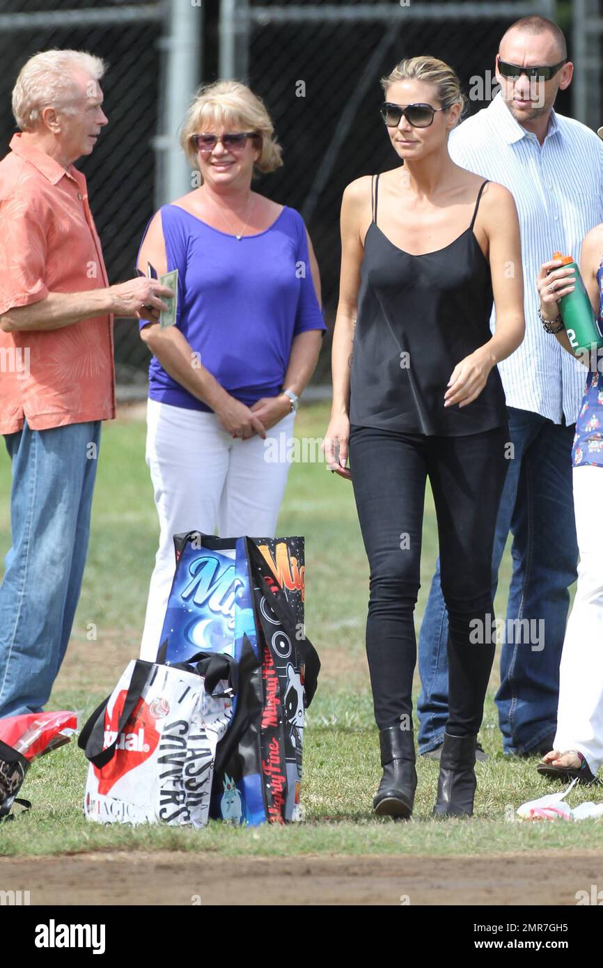 Heidi Klum along with boyfriend Martin Kristen cheer on her son Henry ...