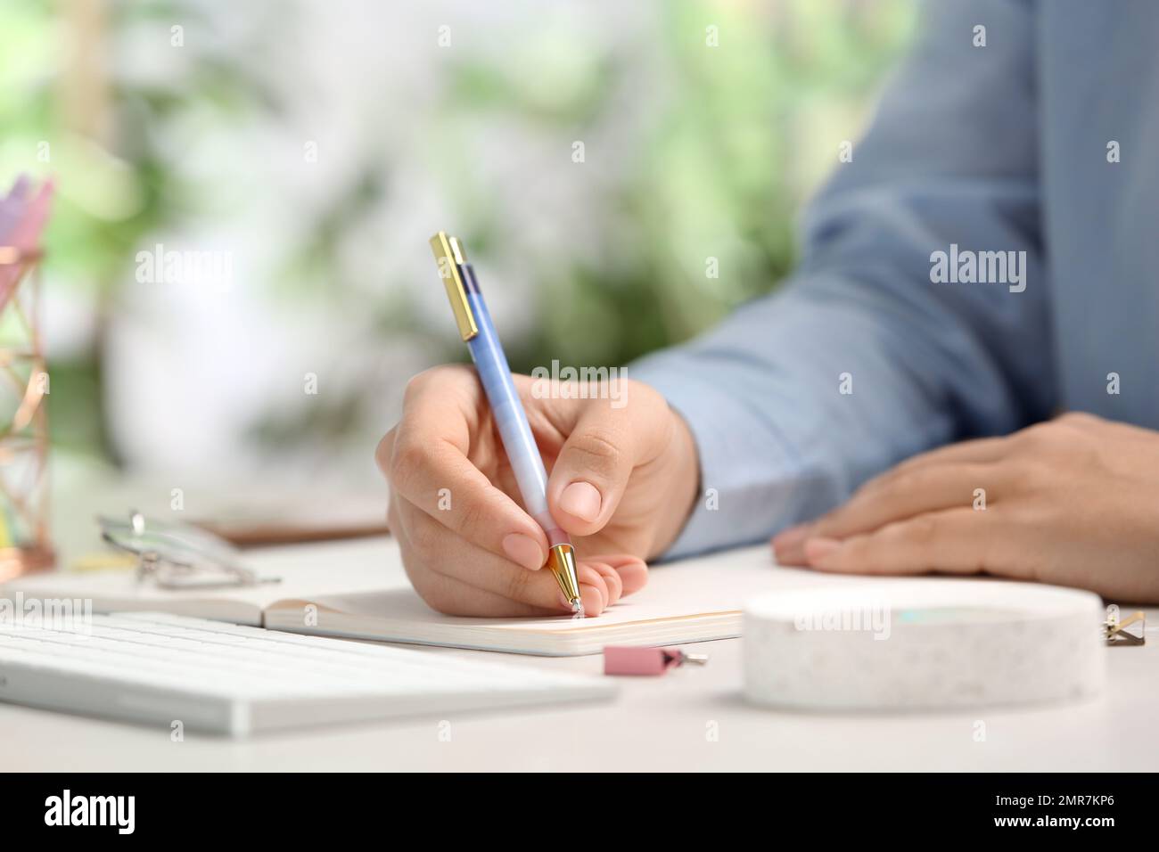 Student journalist interview hi-res stock photography and images - Alamy