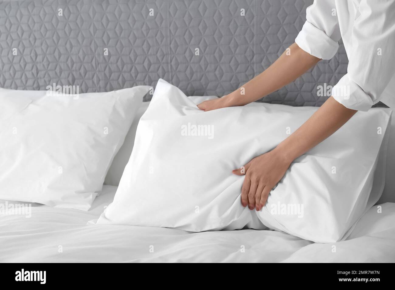 Fluffing bed hi-res stock photography and images - Alamy